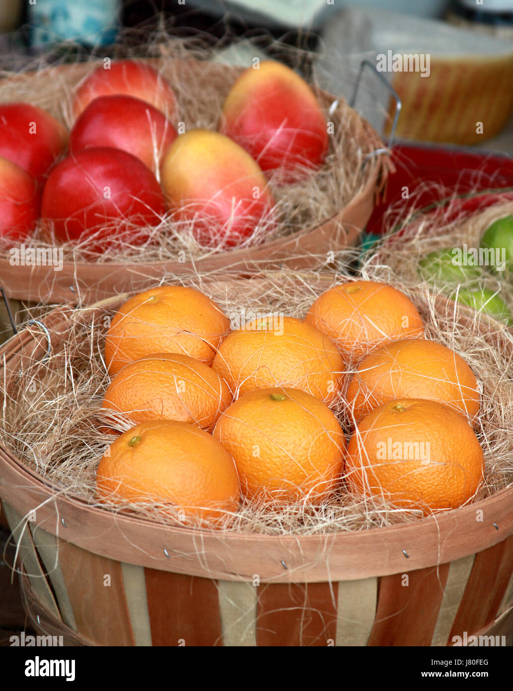 food aliment hand hands vitamins vitamines sweet colour wood hunger ...