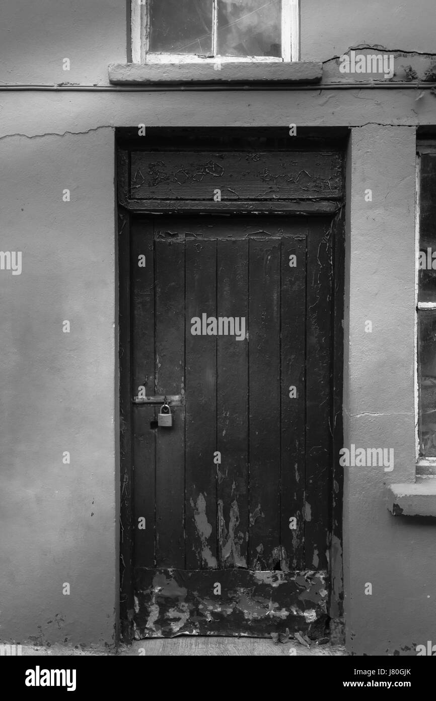 Wooden door window hi-res stock photography and images - Alamy