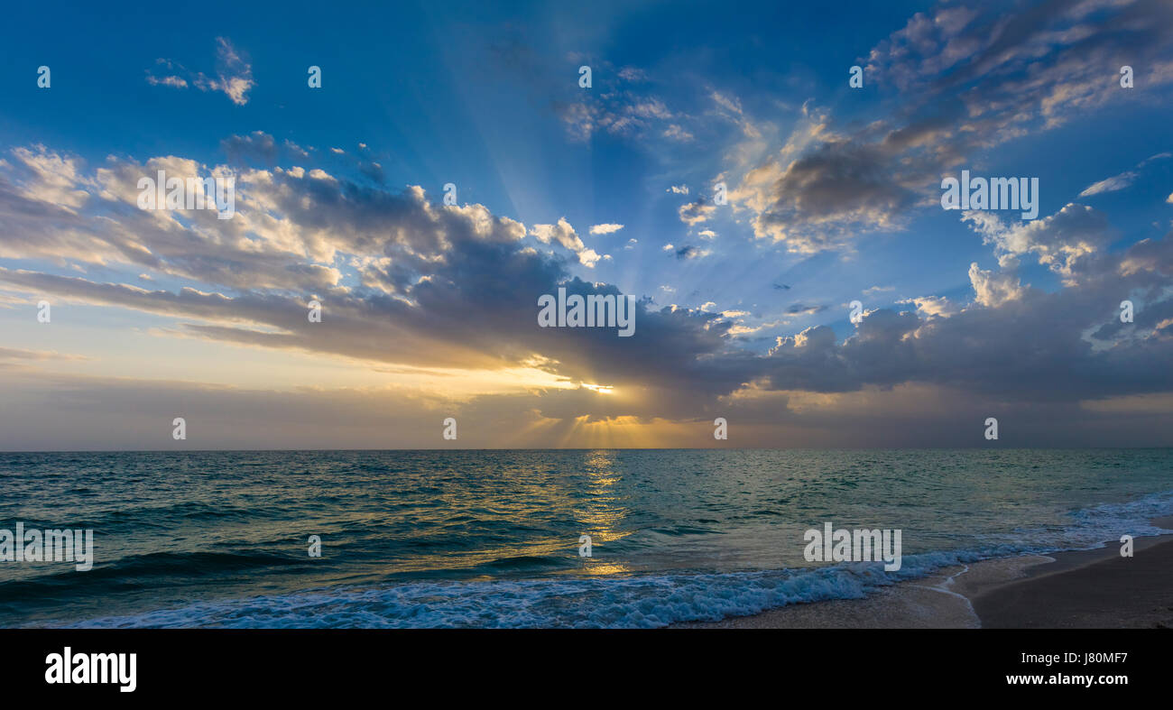 Late afternoon sunset over the Gulf of Mexico from Venice Beach in ...