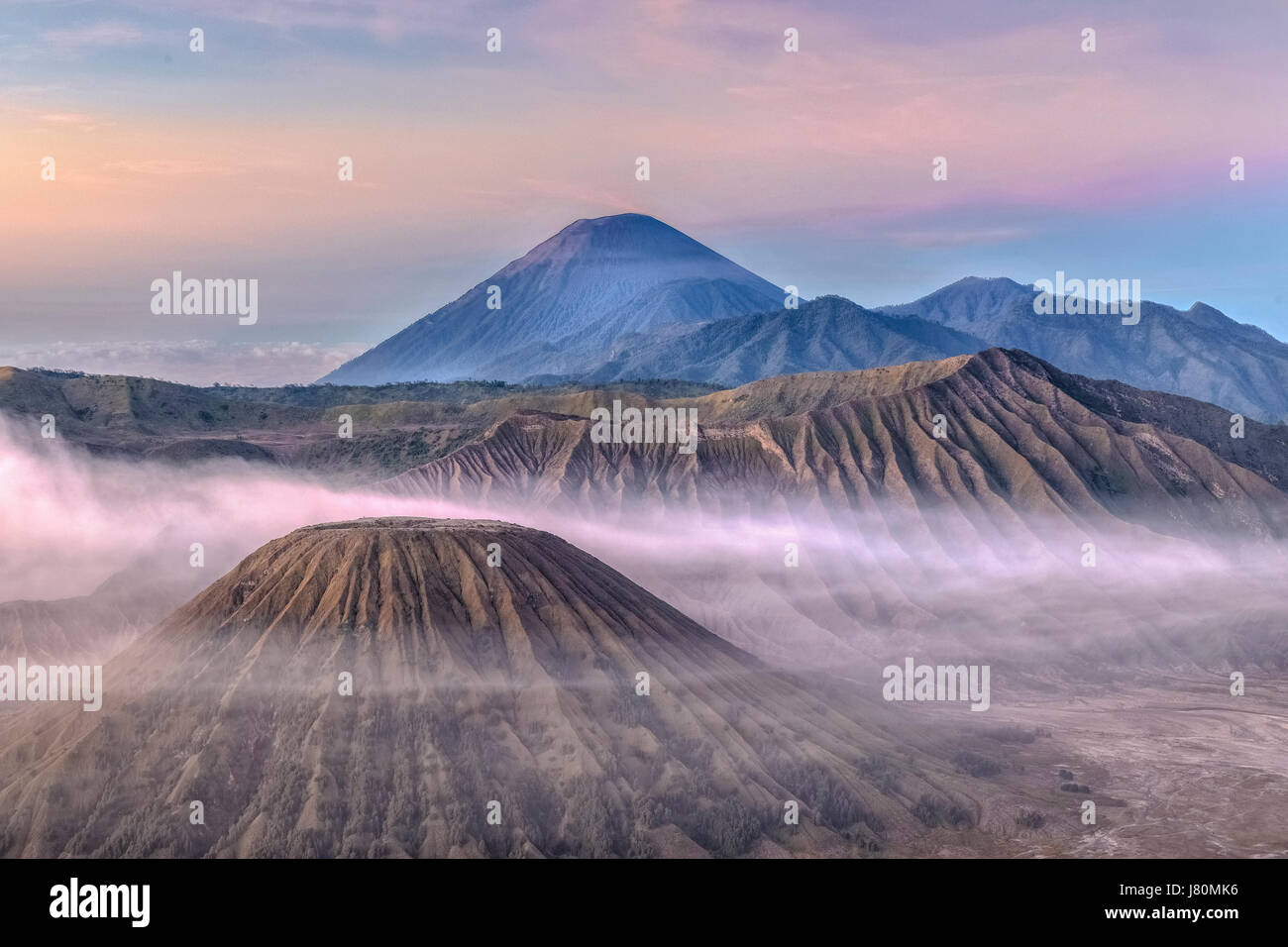 Bromo tengger semeru national park hi-res stock photography and images ...