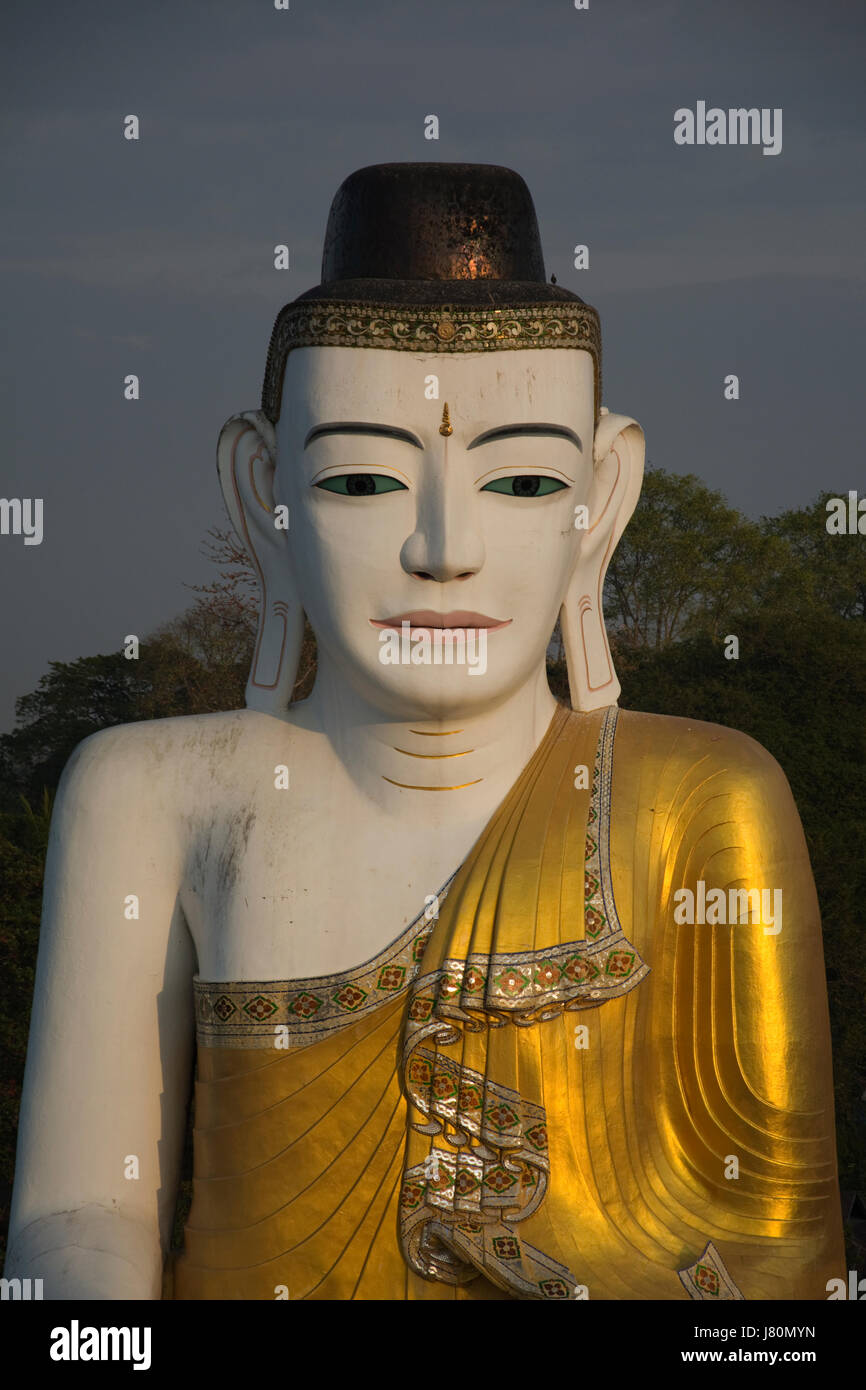 ASIA, MYANMAR (BURMA), Bago Region, Pyay, Shwe San Daw Pagoda, giant ...