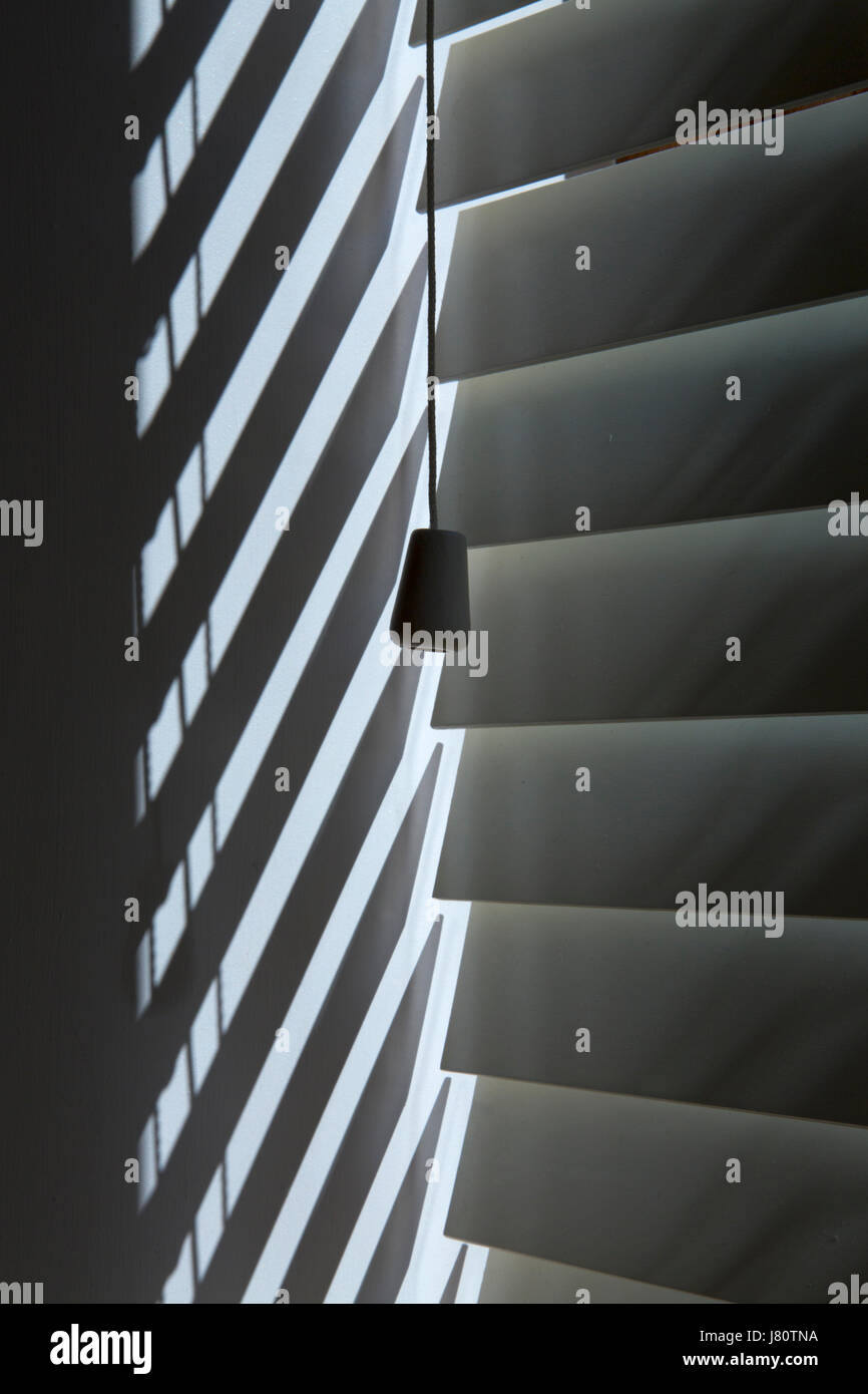 Light shafts through window hi-res stock photography and images - Alamy