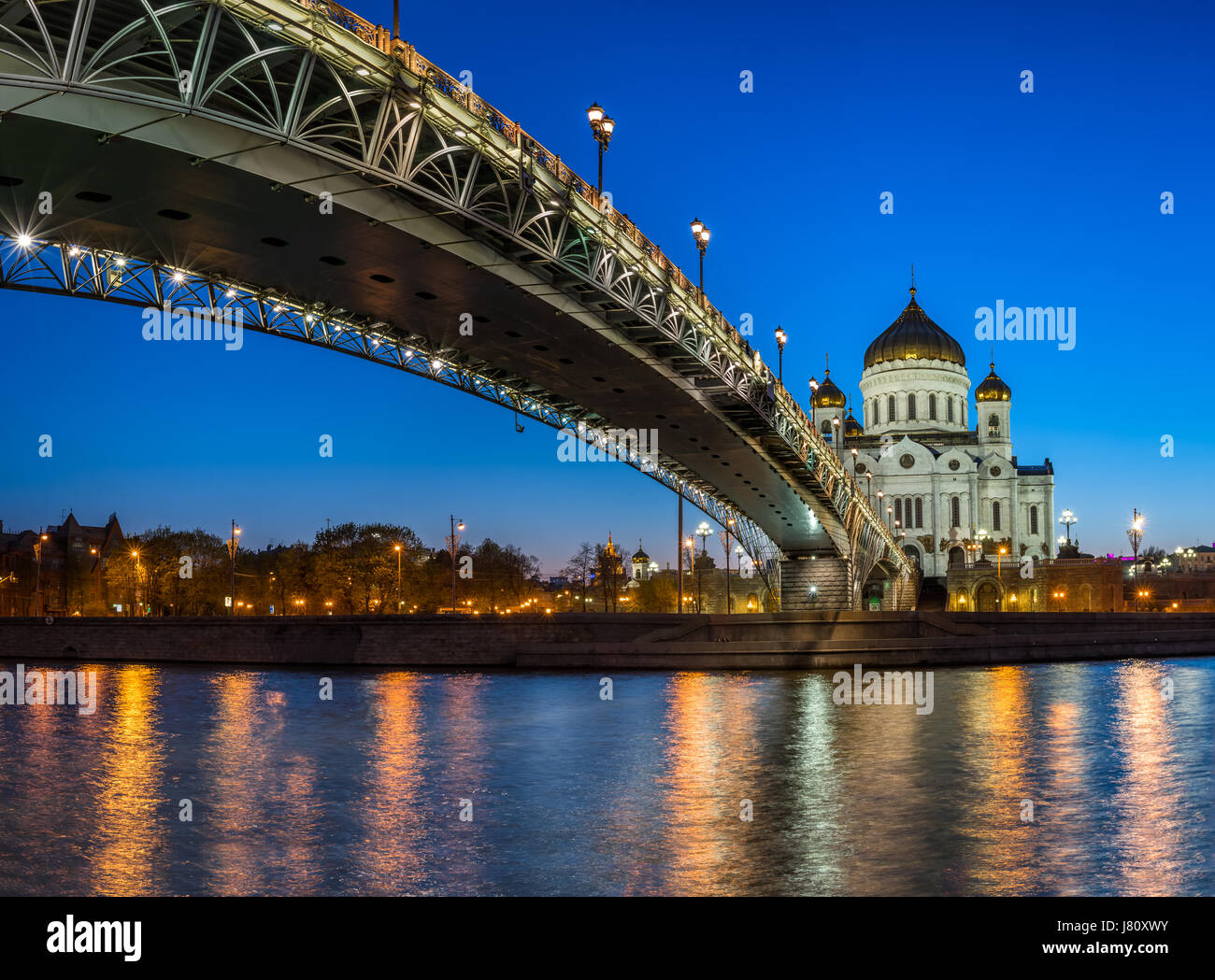 Illuminated pedestrian bridge hi-res stock photography and images - Alamy