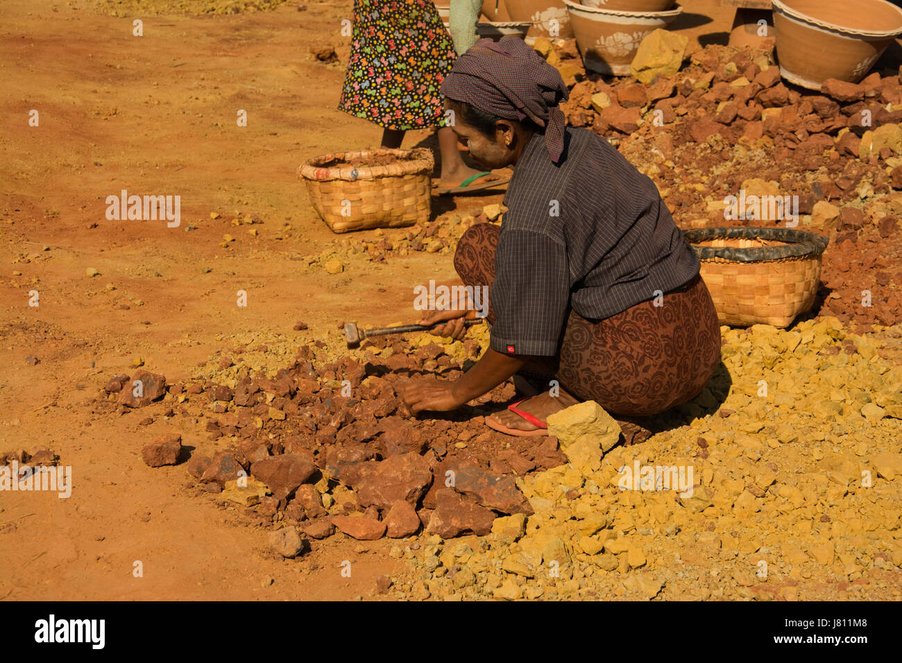 ASIA, MYANMAR (BURMA), Mandalay Division, New Nyein Pottery Village ...