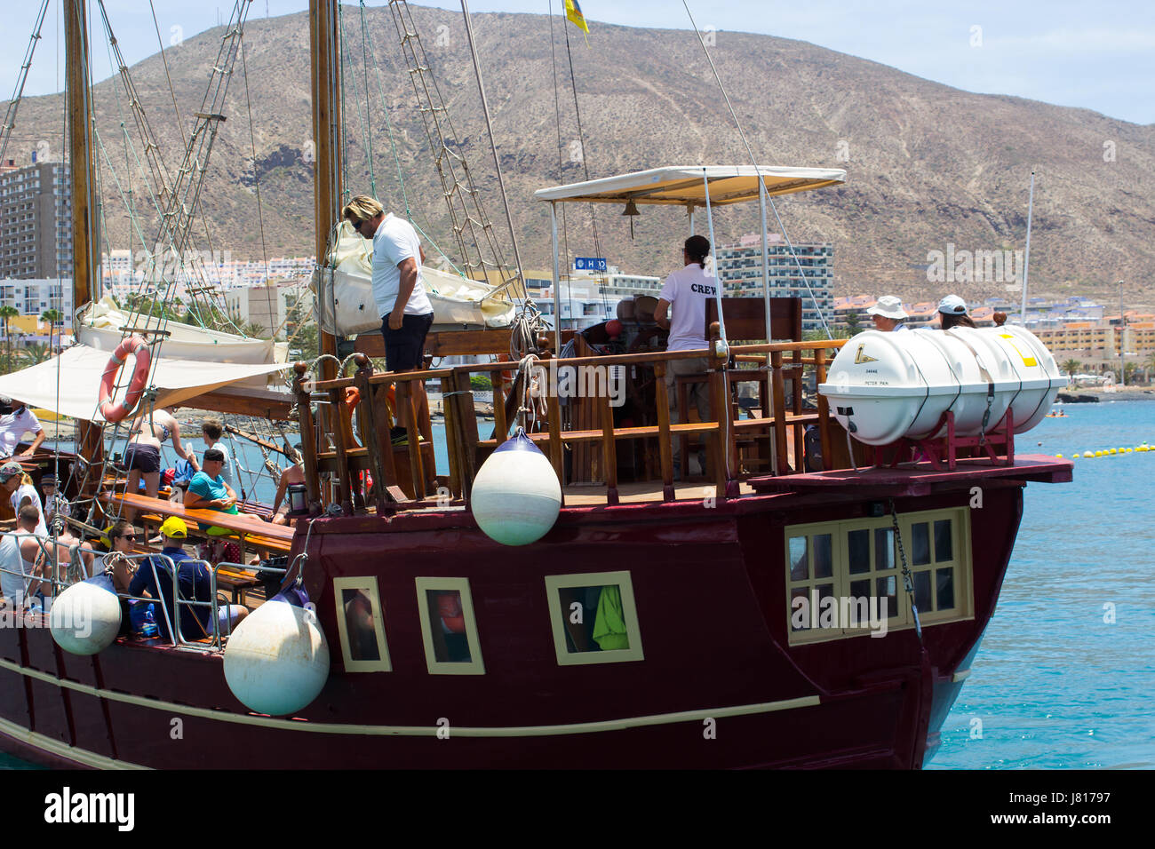 Peter pan ship sky hi-res stock photography and images - Alamy