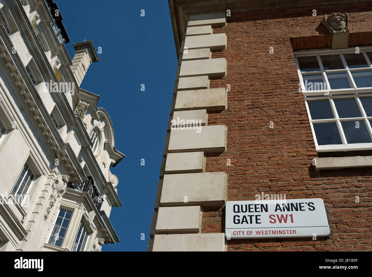 Queen anne's gate hi-res stock photography and images - Alamy