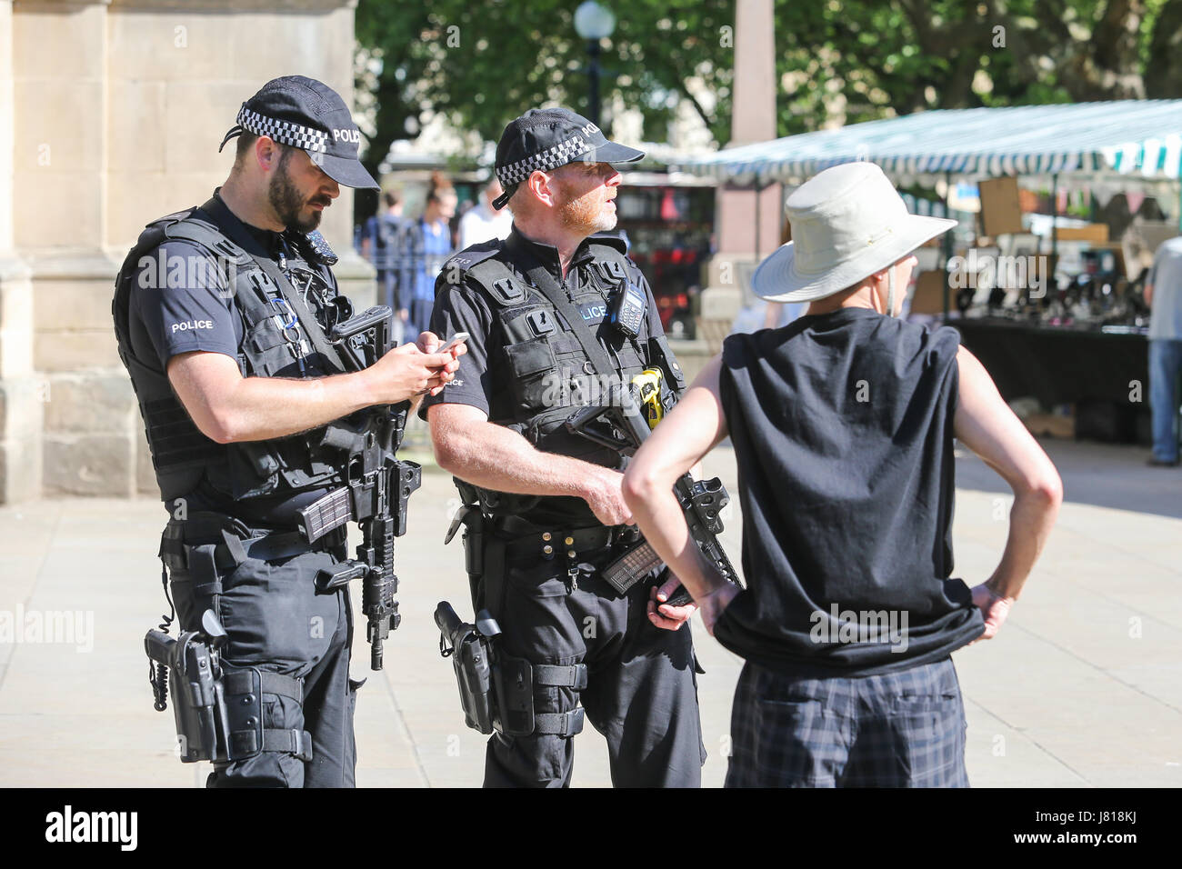 Armed UK police officers units patrolling city Britain Stock Photo - Alamy