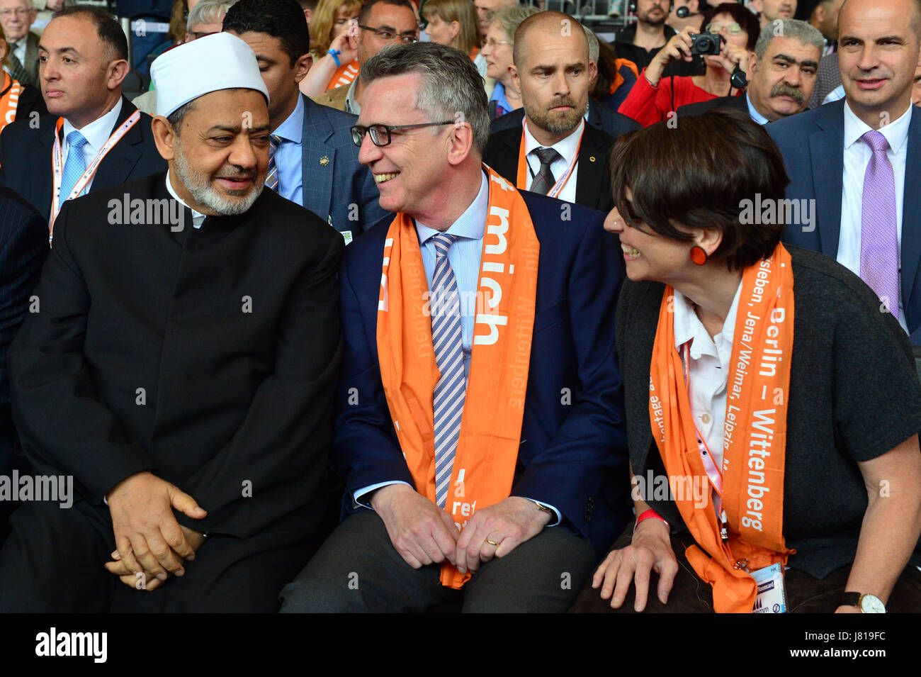 Imam Ahmad Mohammad al-Tayyeb (L-R), German Minister of the Interior ...