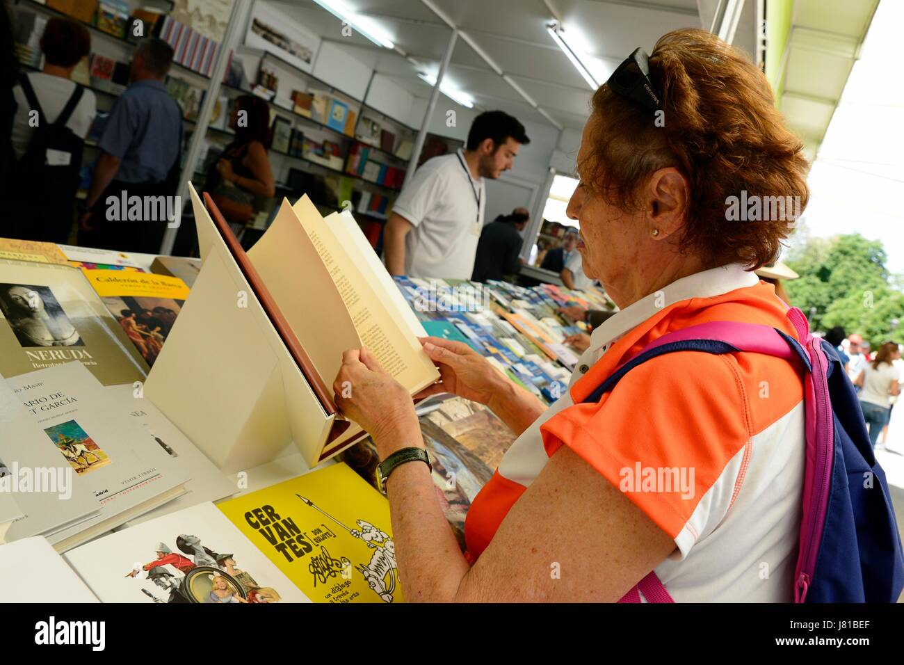 Discover bookstore hi-res stock photography and images - Alamy
