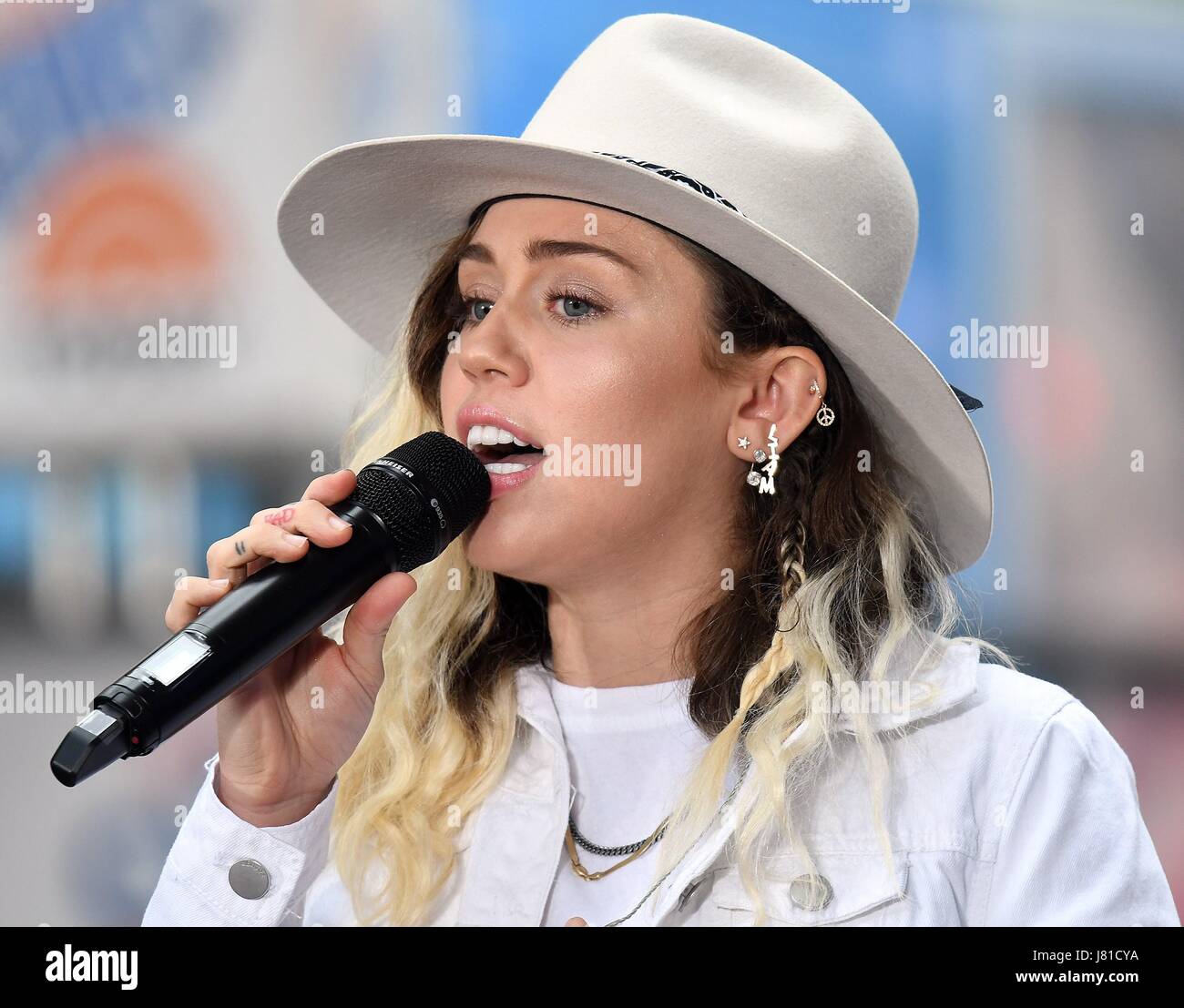 New York, NY, USA. 26th May, 2017. Miley Cyrus on stage for NBC Today ...