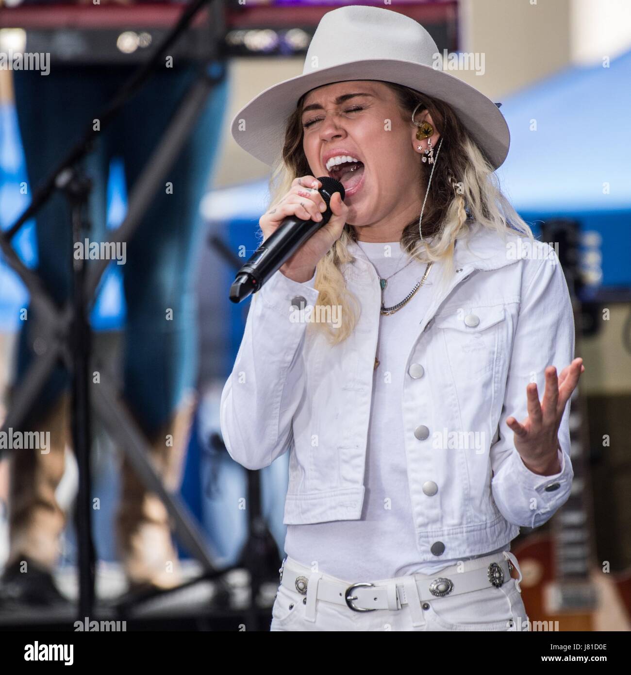 New York, NY, USA. 26th May, 2017. Miley Cyrus on stage for NBC Today ...