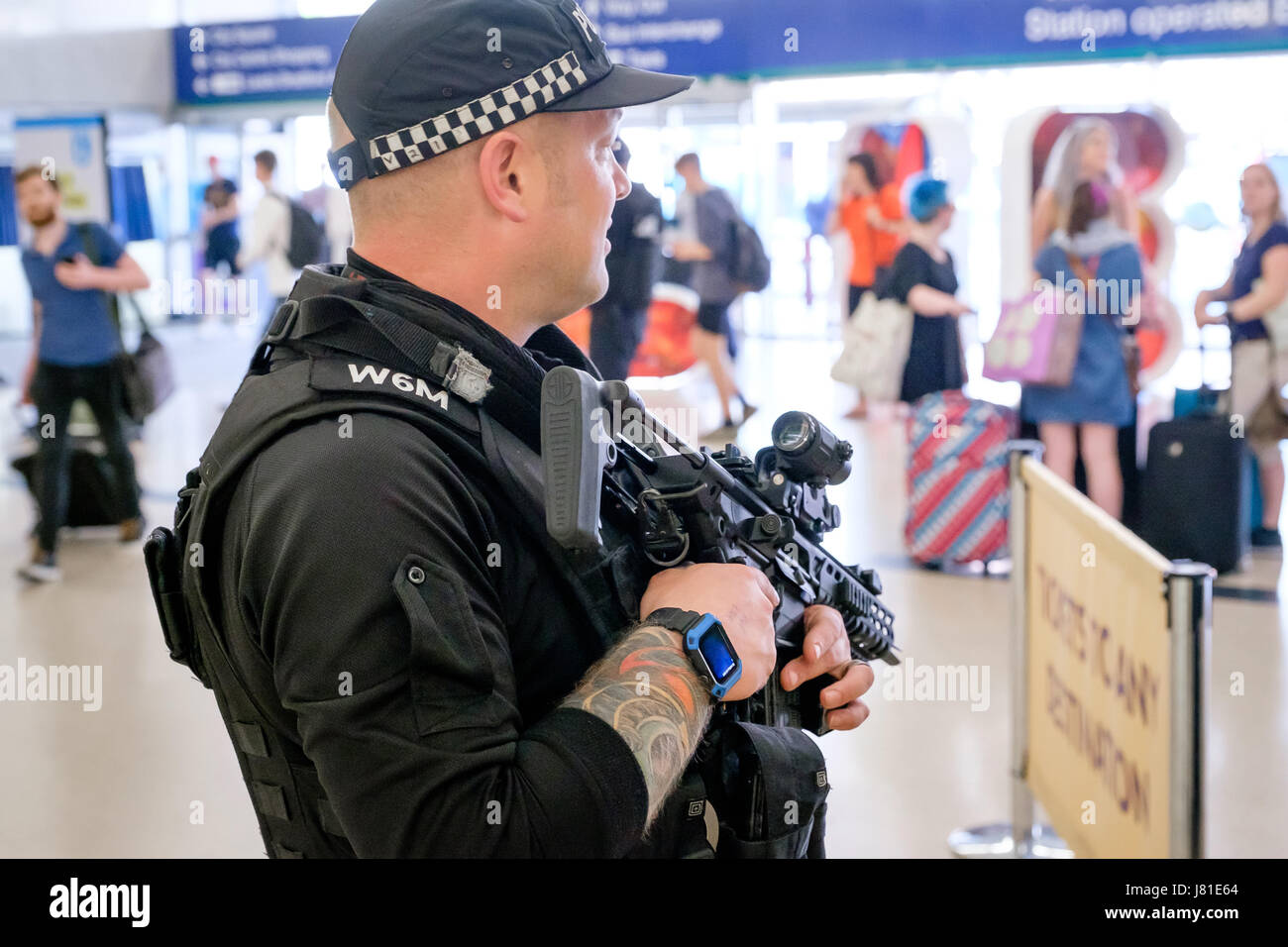 Police firearms hi-res stock photography and images - Alamy