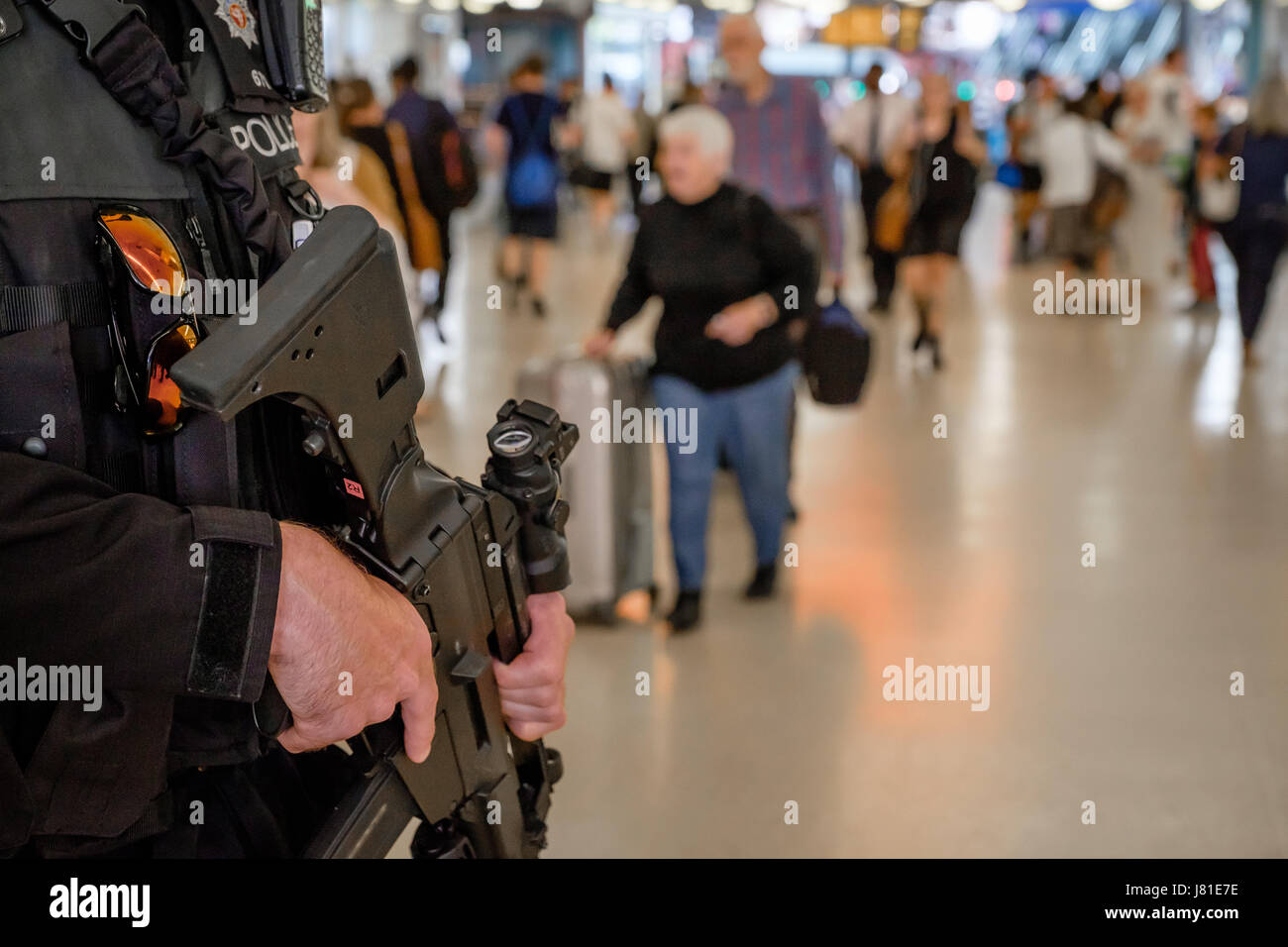 Tactical firearms officers from city hi-res stock photography and ...