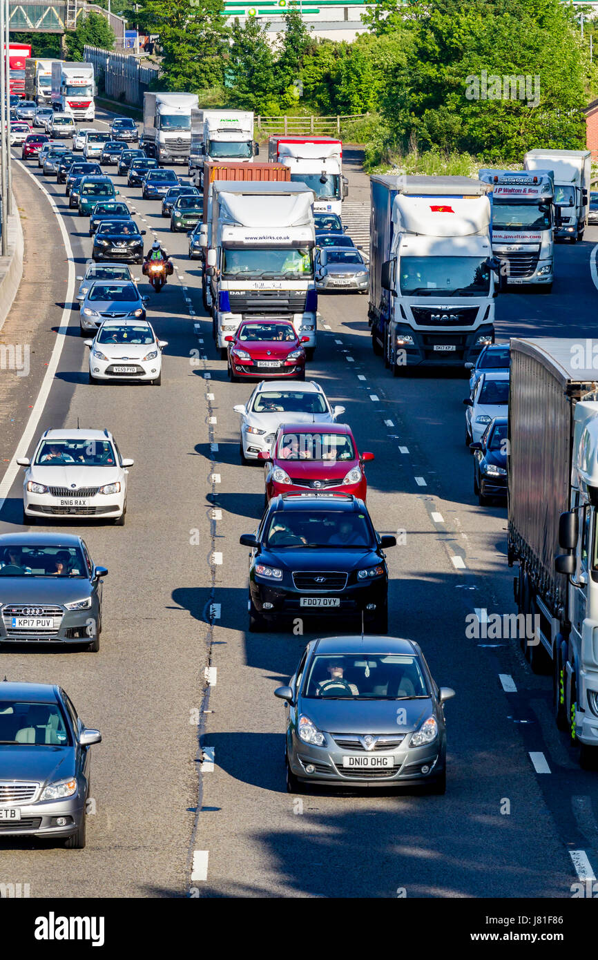 Northampton, M1 motorway, 26th May 2017, Heavy traffic at junction 15A ...