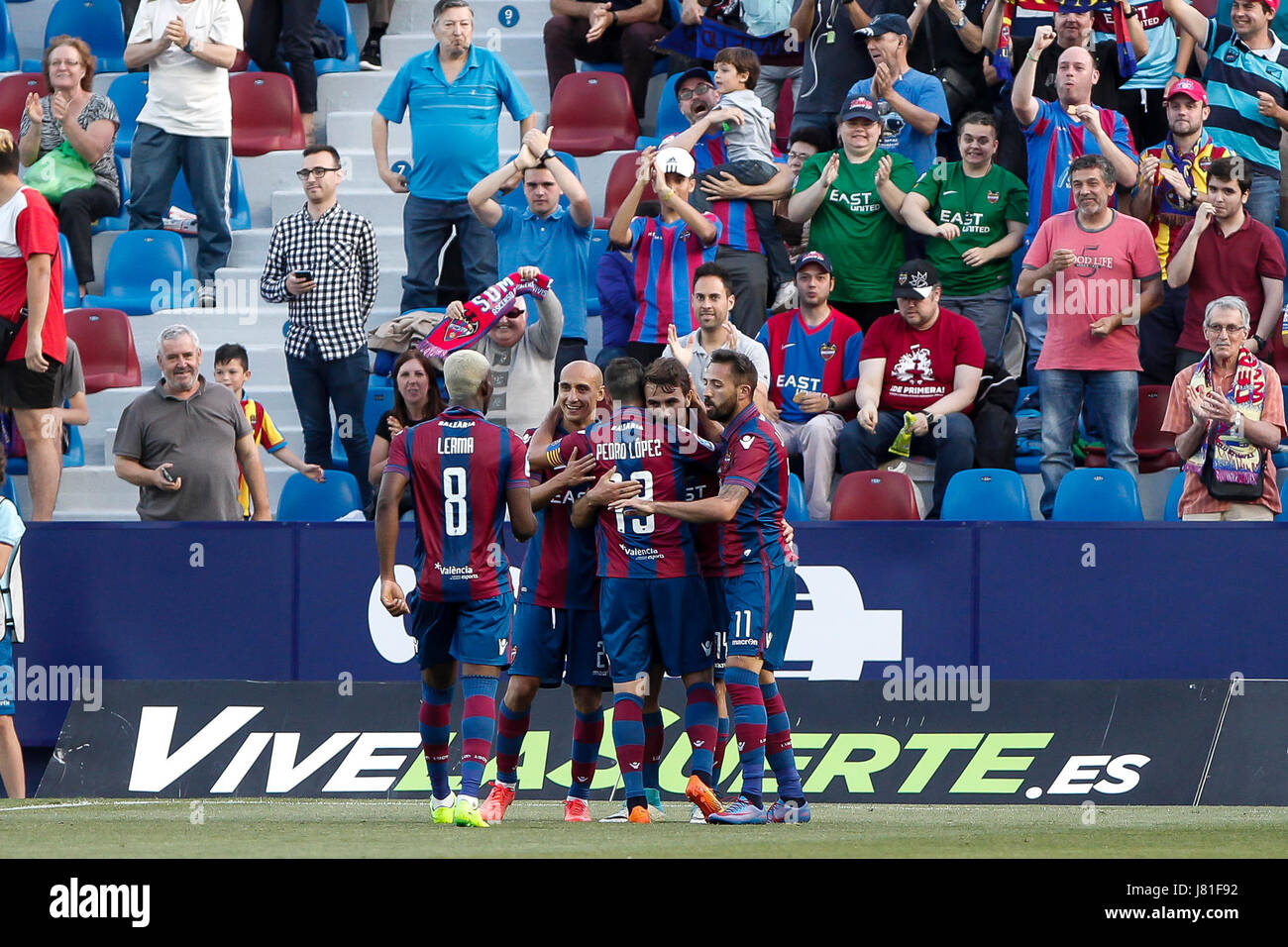 21 Natxo Insa of Levante UD (C) celebrate after scoring the 1-1 goal ...