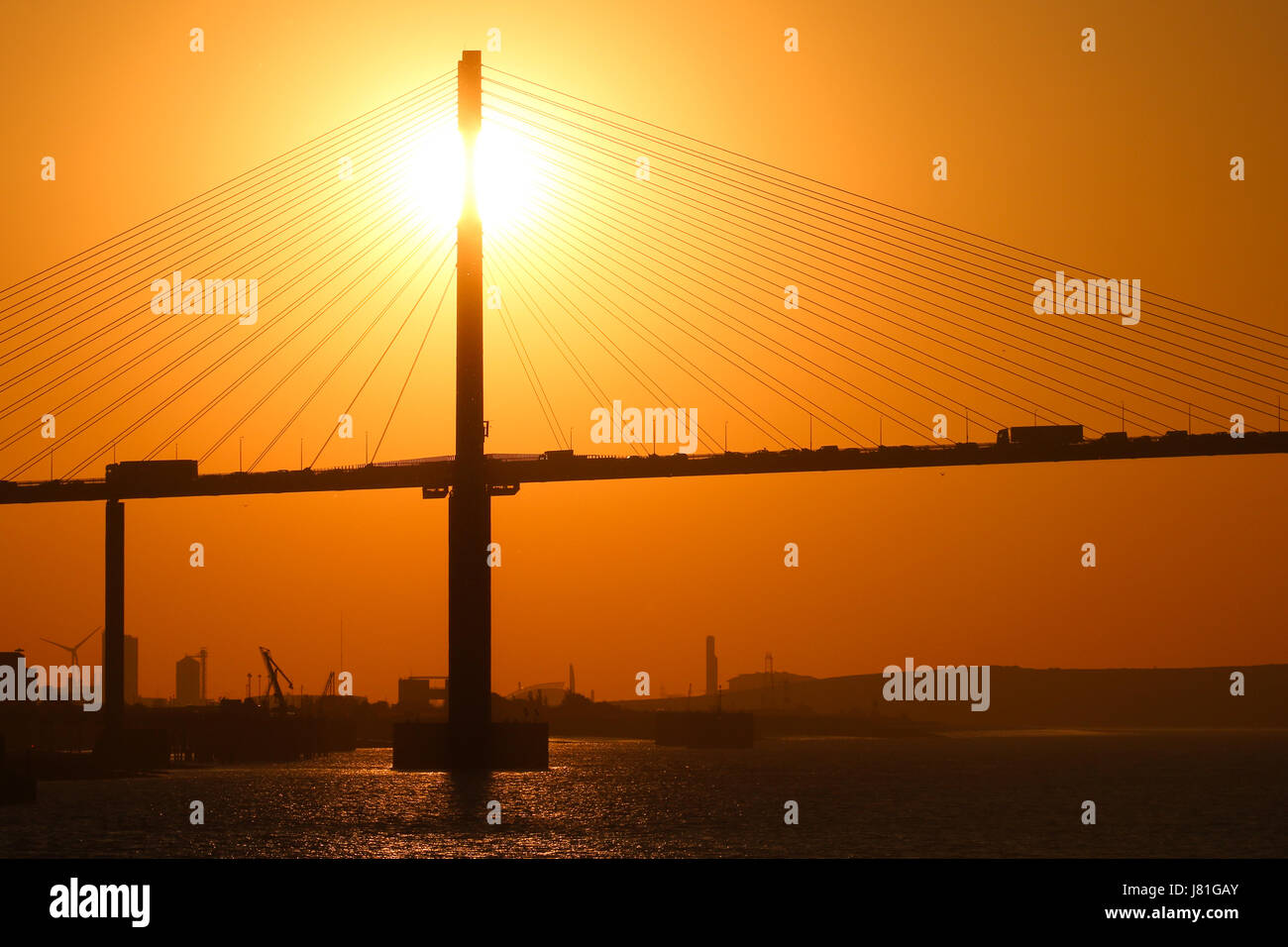 Greenhithe, Kent, United Kingdom. 26th May, 2017. View of the sun ...