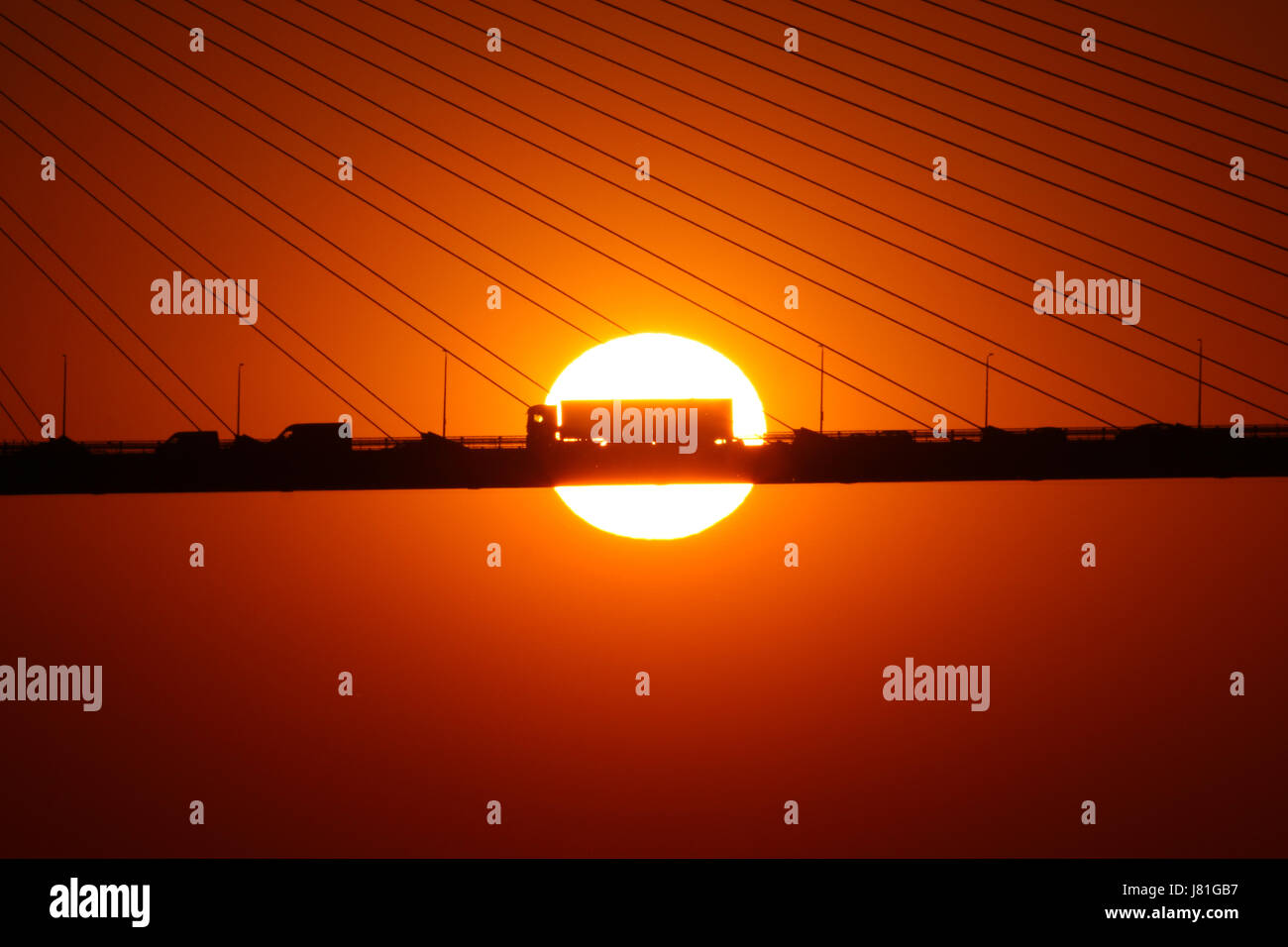 Greenhithe, Kent, United Kingdom. 26th May, 2017. View of the sun ...