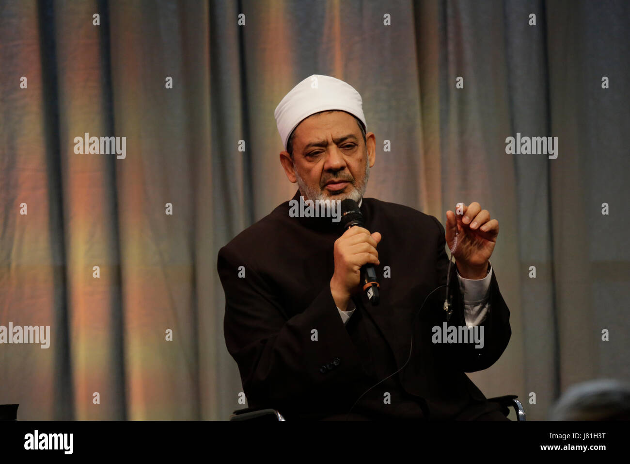 Ahmed el-Tayeb talks at the Kirchentag. The Grand Imam of al-Azhar ...