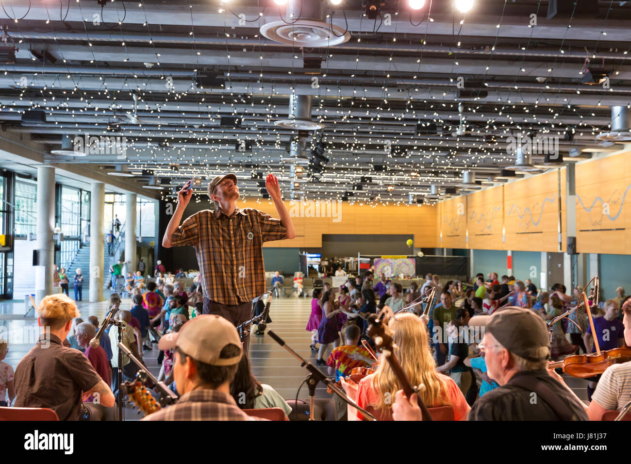 Seattle, Washington, USA. 26th May, 2017. The Portland Megaband leads ...