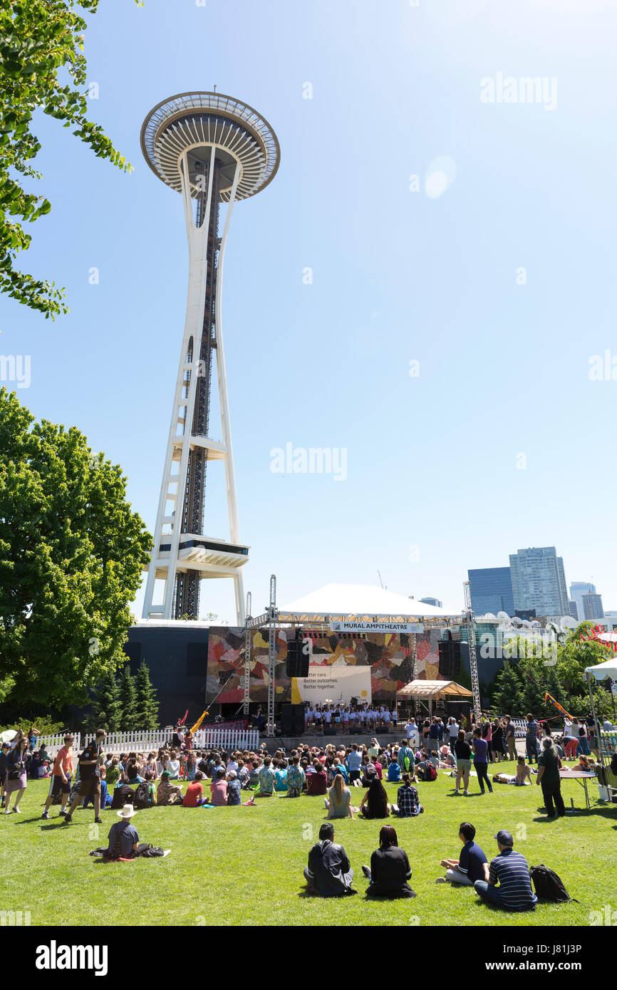 Seattle, Washington, USA. 26th May, 2017. Crowd gathered at the Mural ...