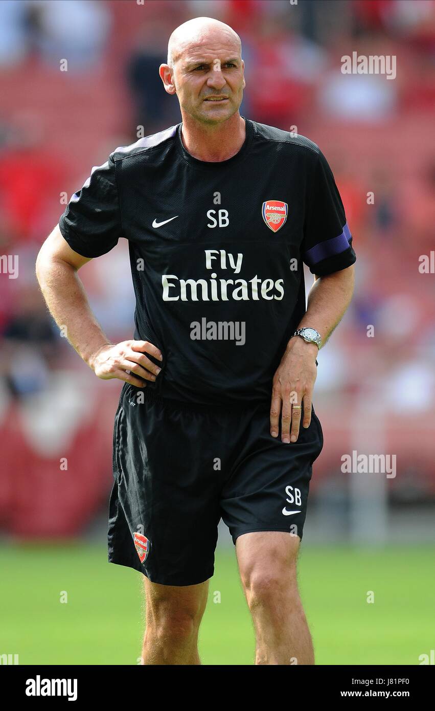 Arsenal manager steve bould hi-res stock photography and images - Alamy