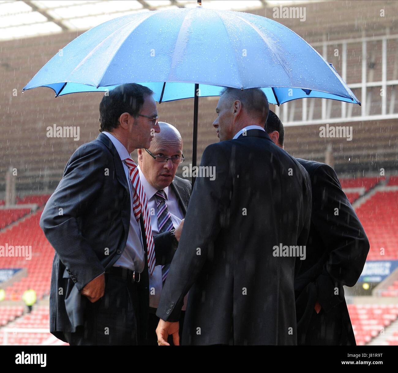 MARTIN O'NEILL, BRIAN MCDERMOTT & REFEREE MARK HALSEY INSPECT PITCH AS ...