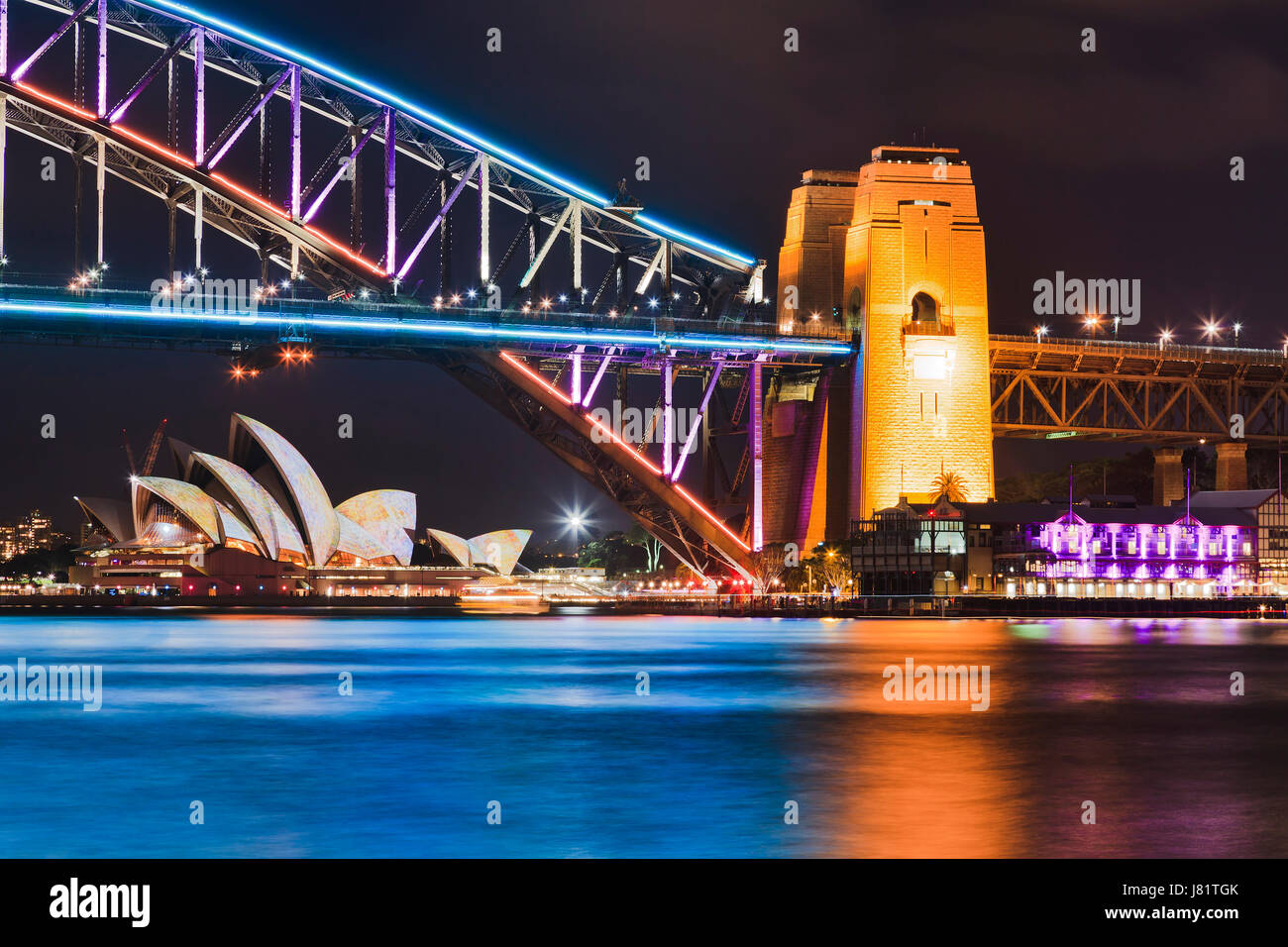 View across circular quay to the sydney harbour bridge hi-res stock ...