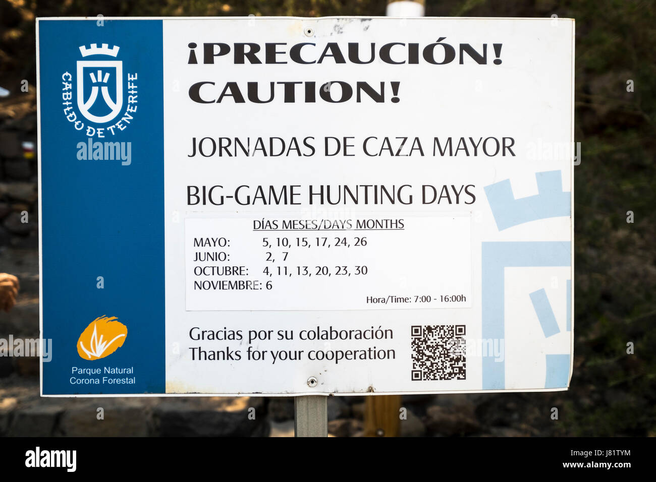 Warning sign in english and spanish hi-res stock photography and images ...