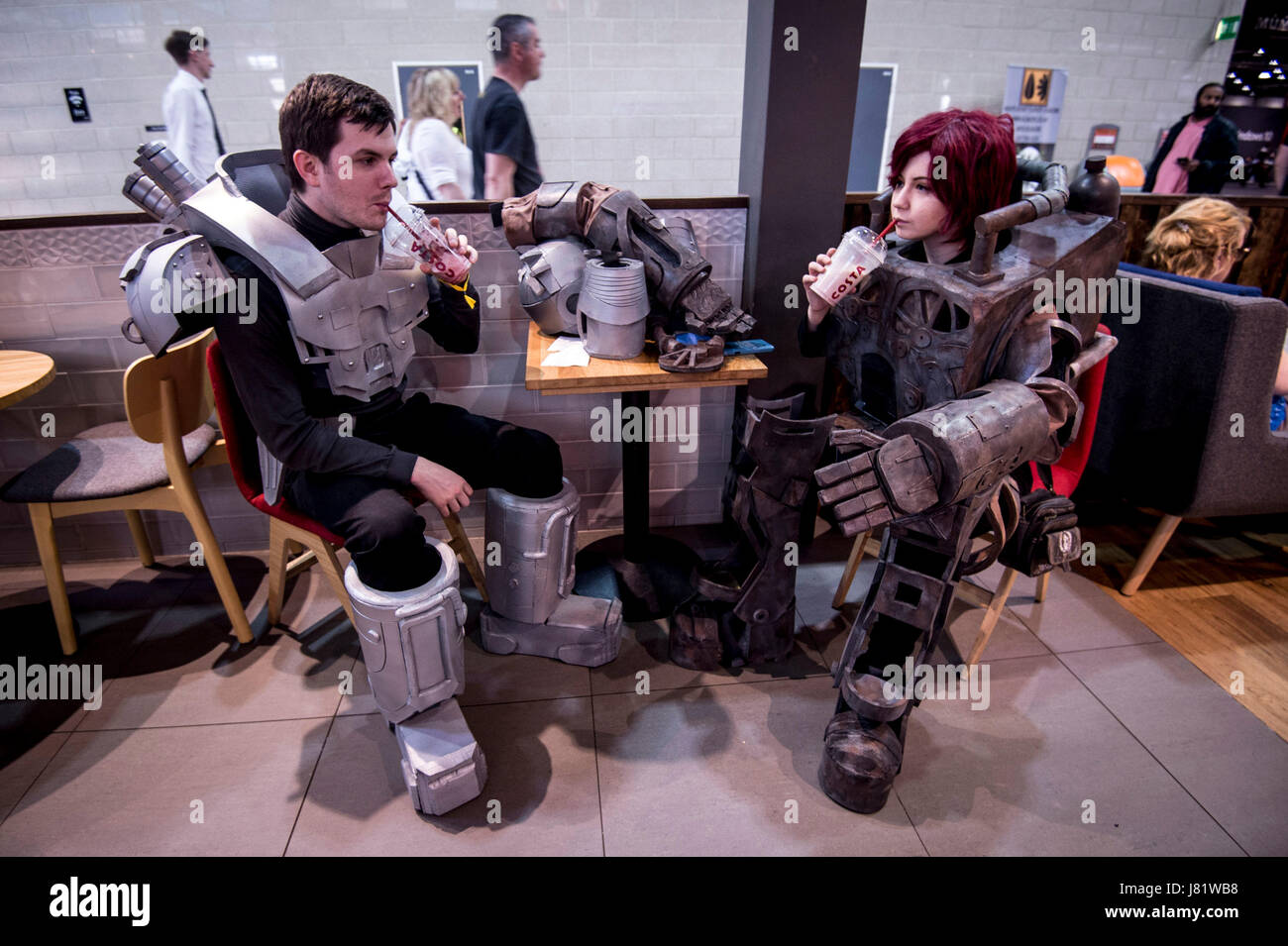 Fallout robots hi-res stock photography and images - Alamy