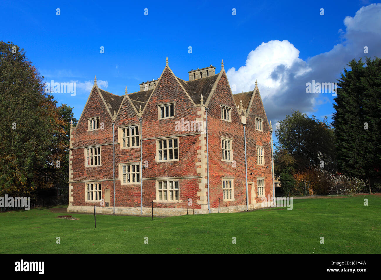 Bourne town hall hi-res stock photography and images - Alamy
