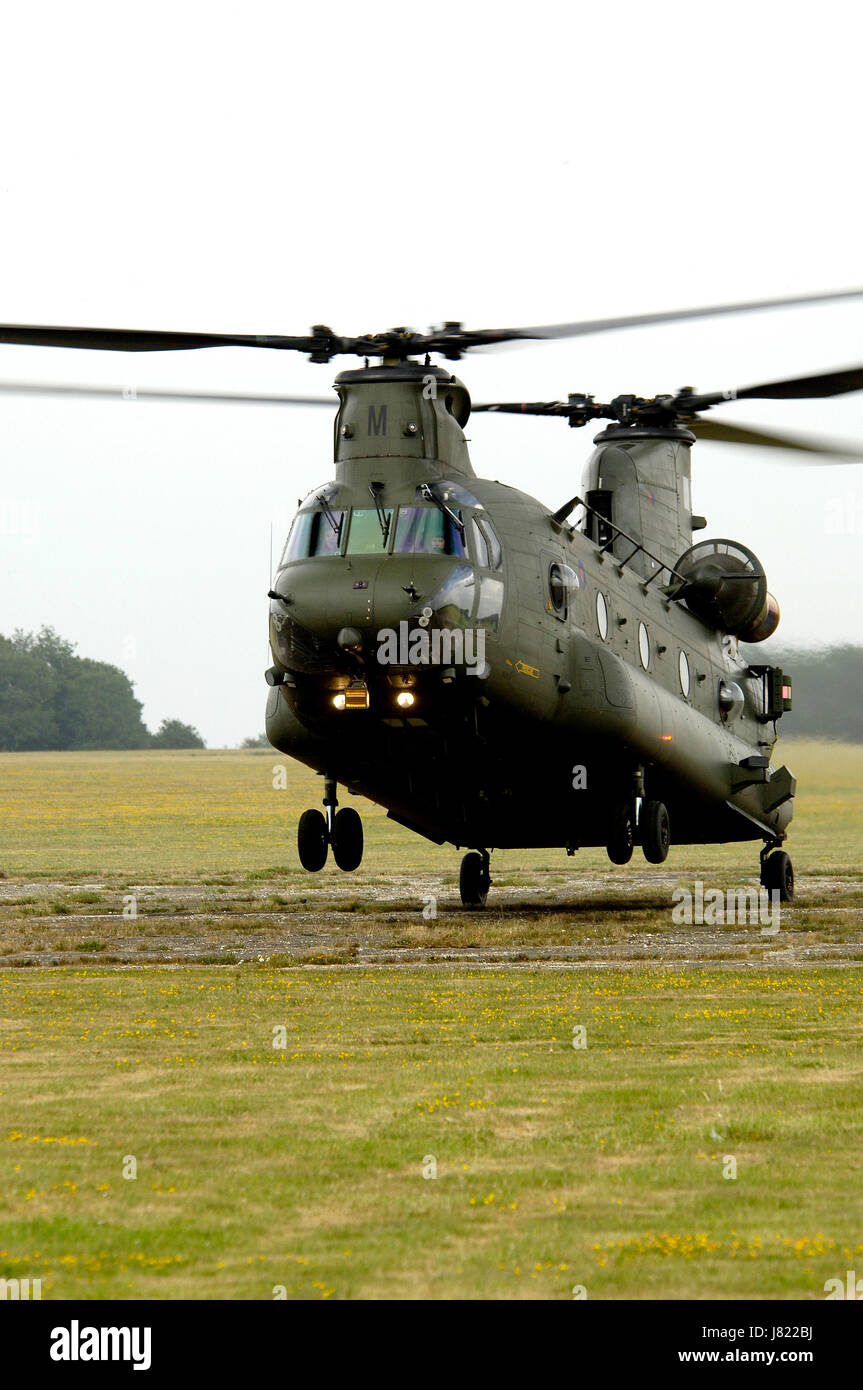 Royal airforce chinook hi-res stock photography and images - Alamy