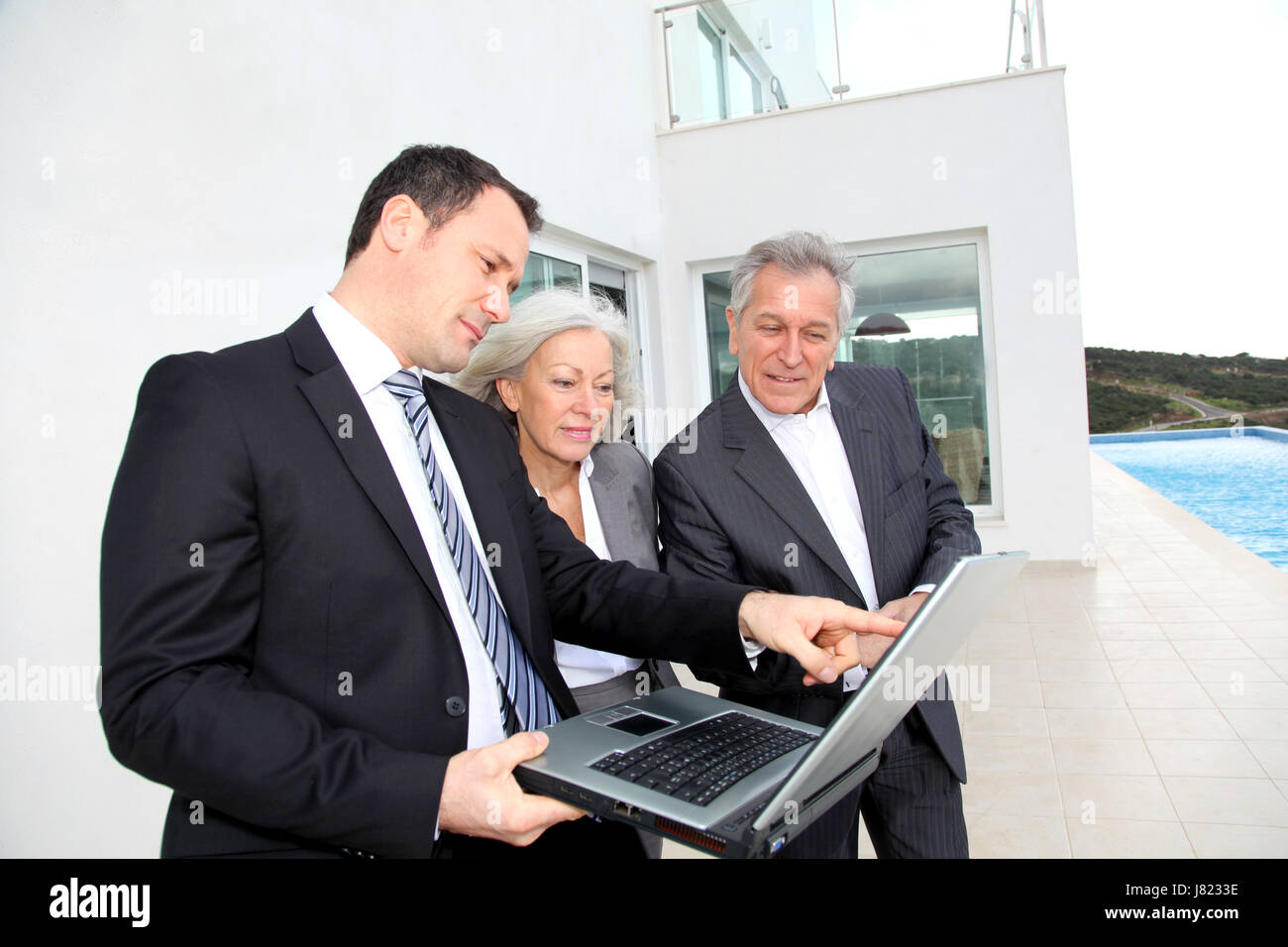 woman house building laptop notebook computers computer modern ...