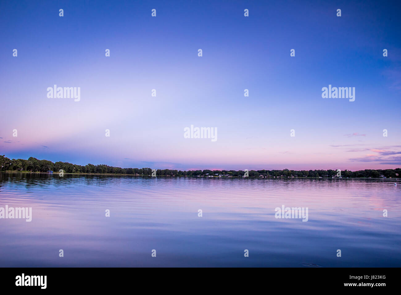 Moonlight lake shore night hi-res stock photography and images - Alamy