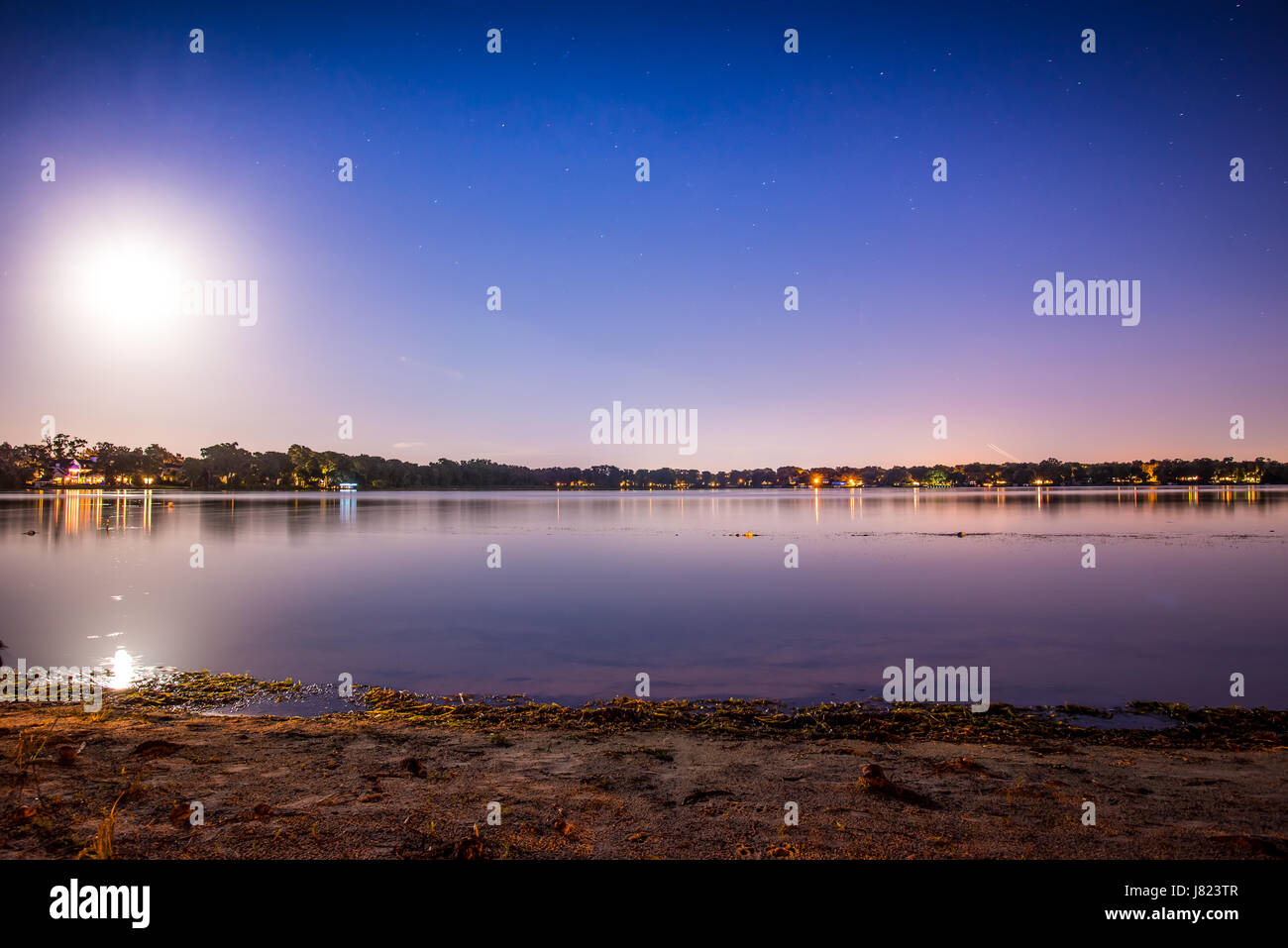 Moonlight lake shore night hi-res stock photography and images - Alamy