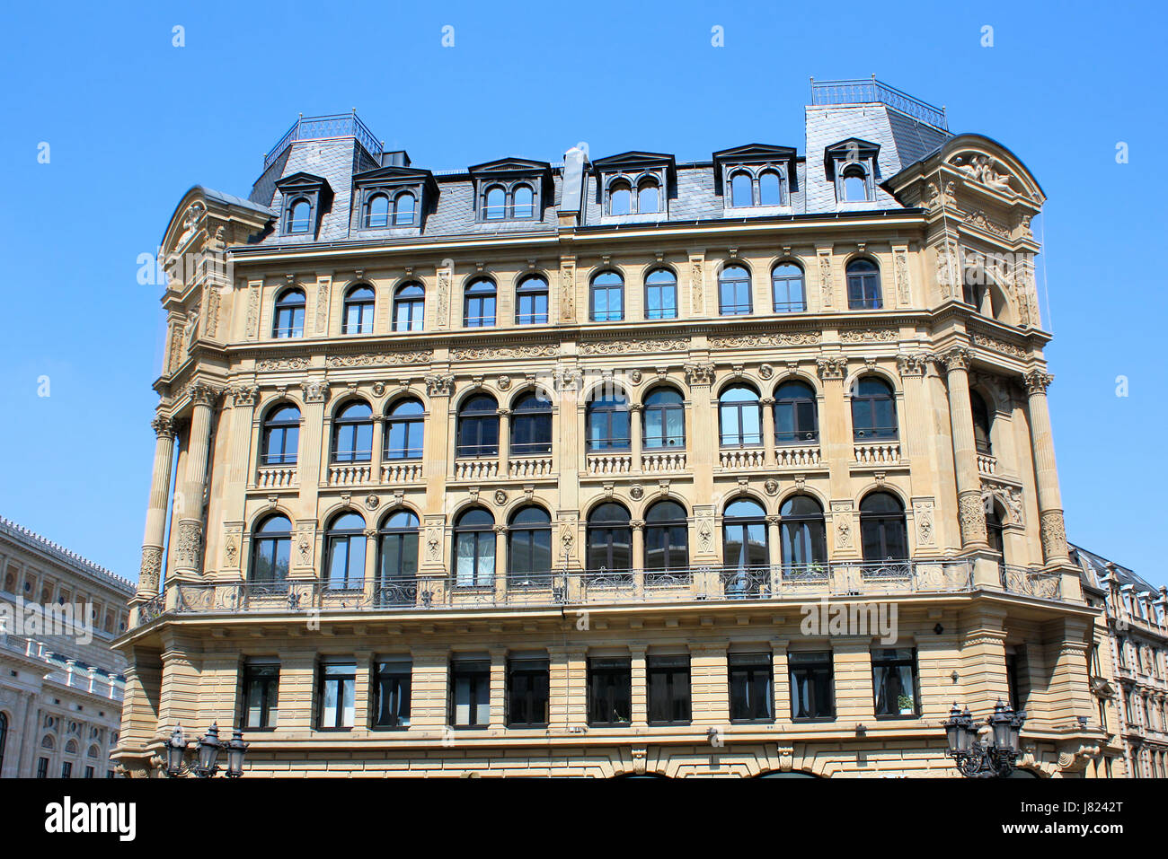 Arched attic window hi-res stock photography and images - Alamy