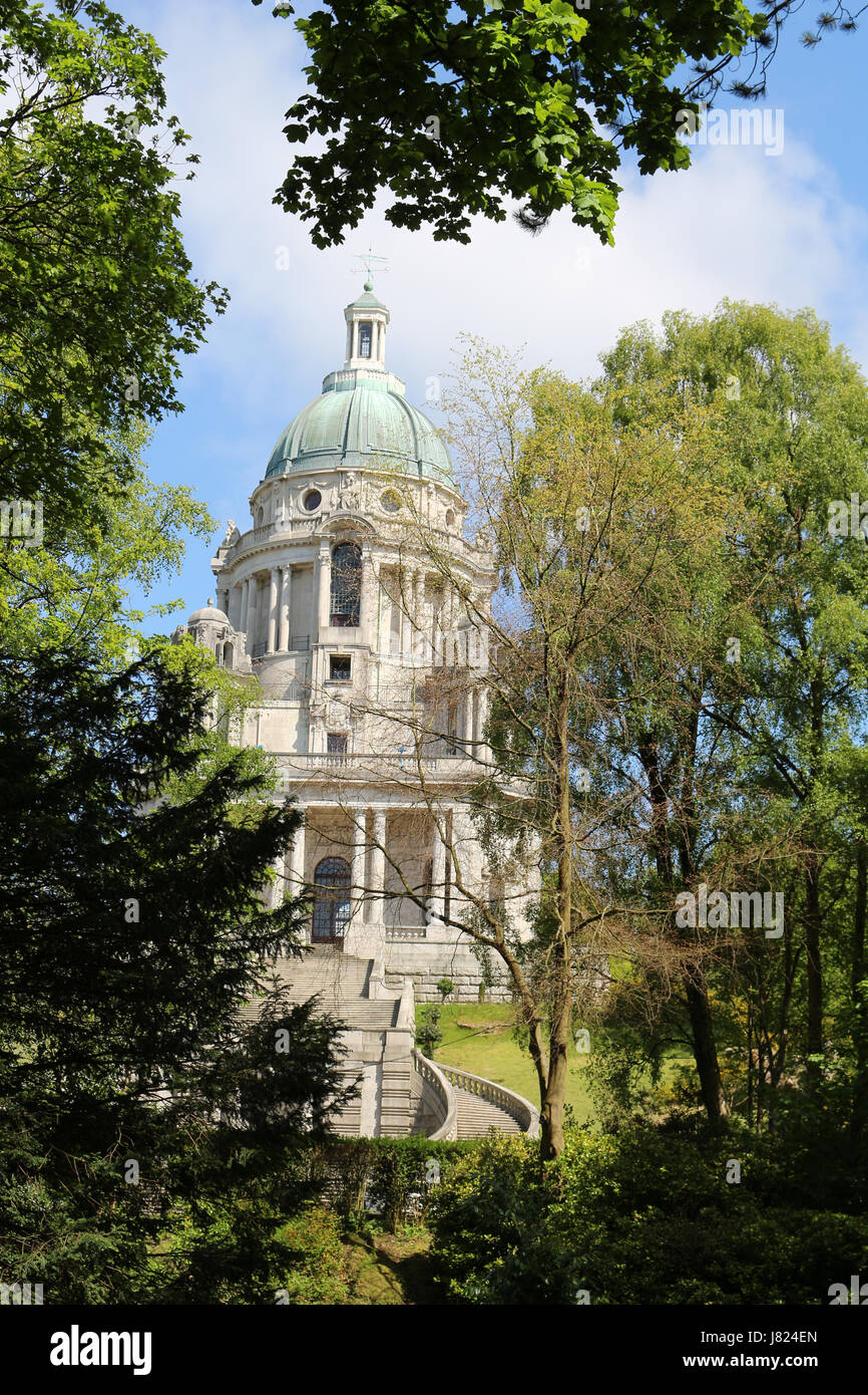 View of the Ashton Memorial in Williamson Park in Lancaster, Lancashire ...