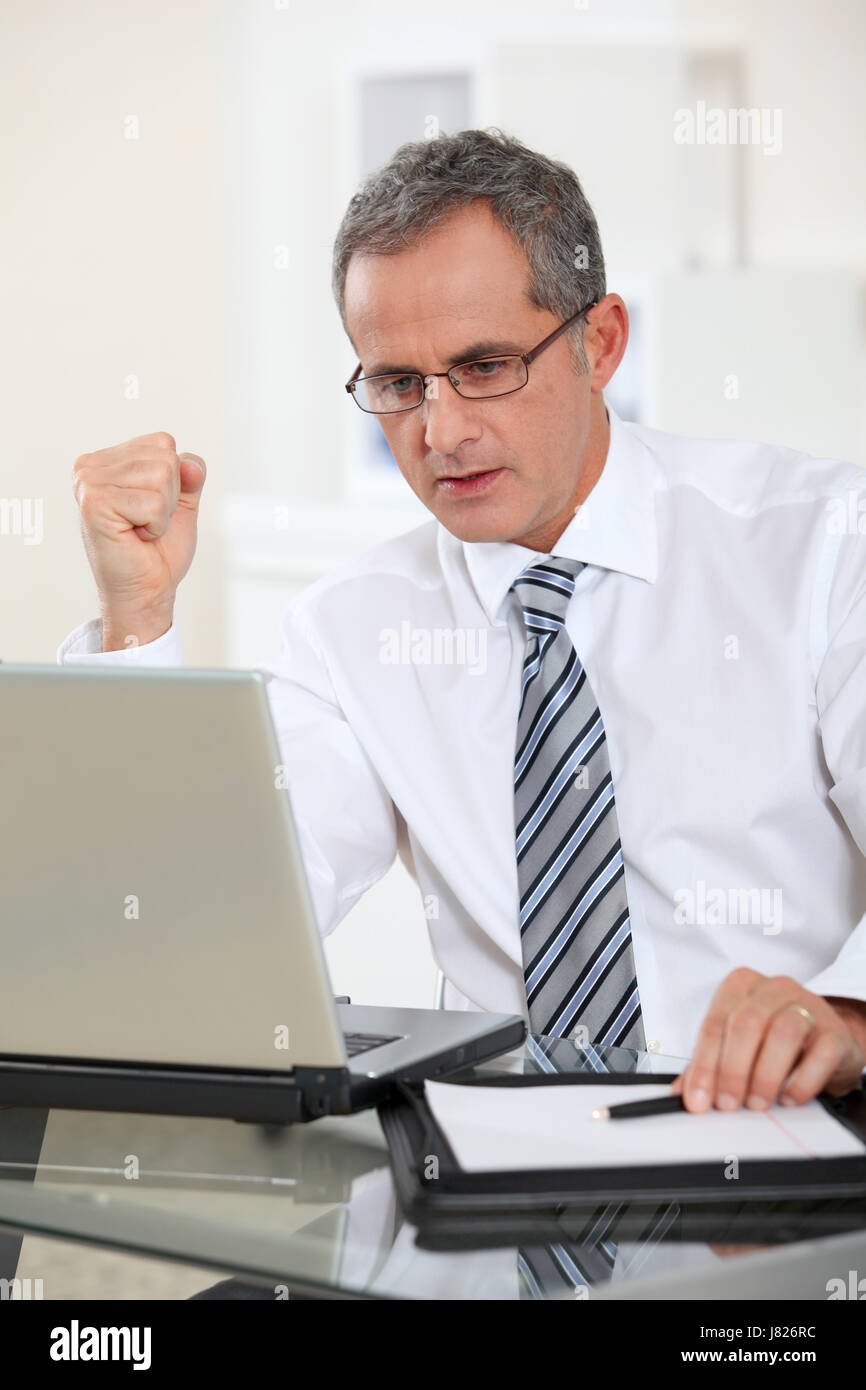 office laptop notebook computers computer laugh laughs laughing twit ...