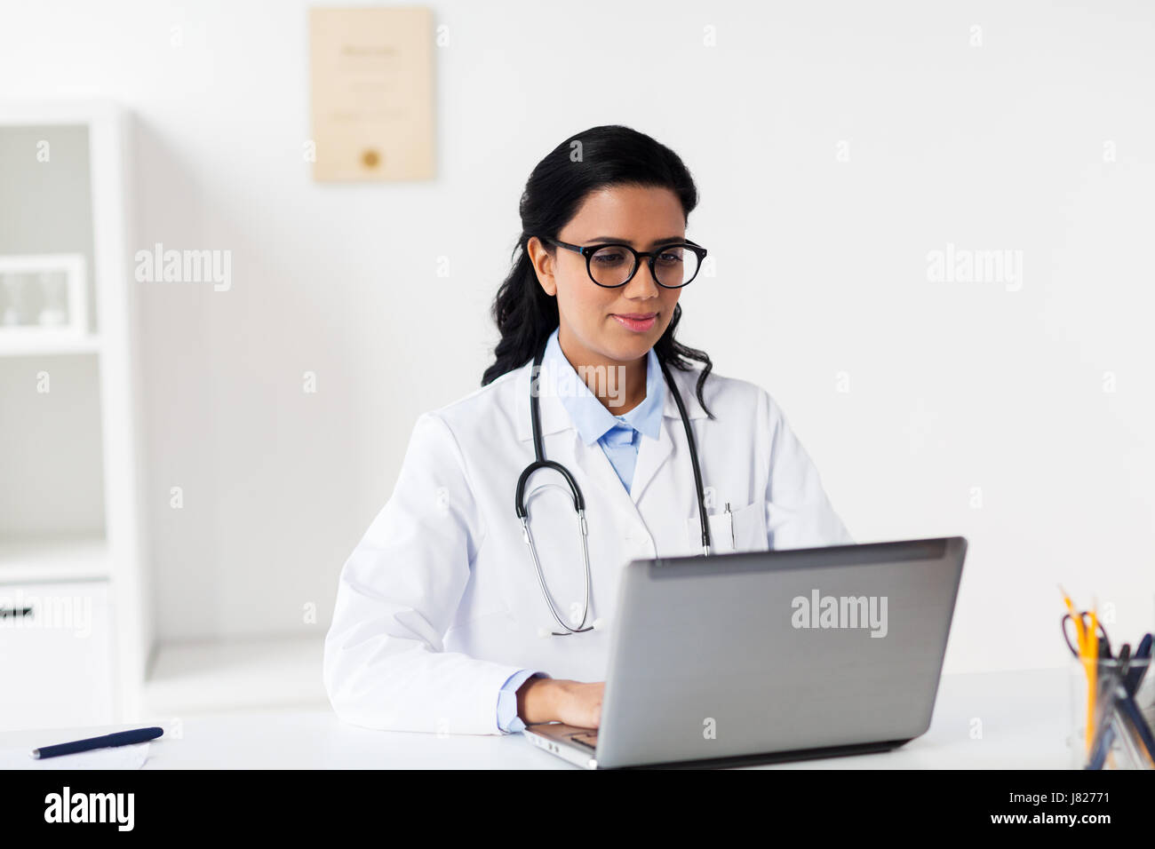 Indian female doctor computer hi-res stock photography and images - Alamy