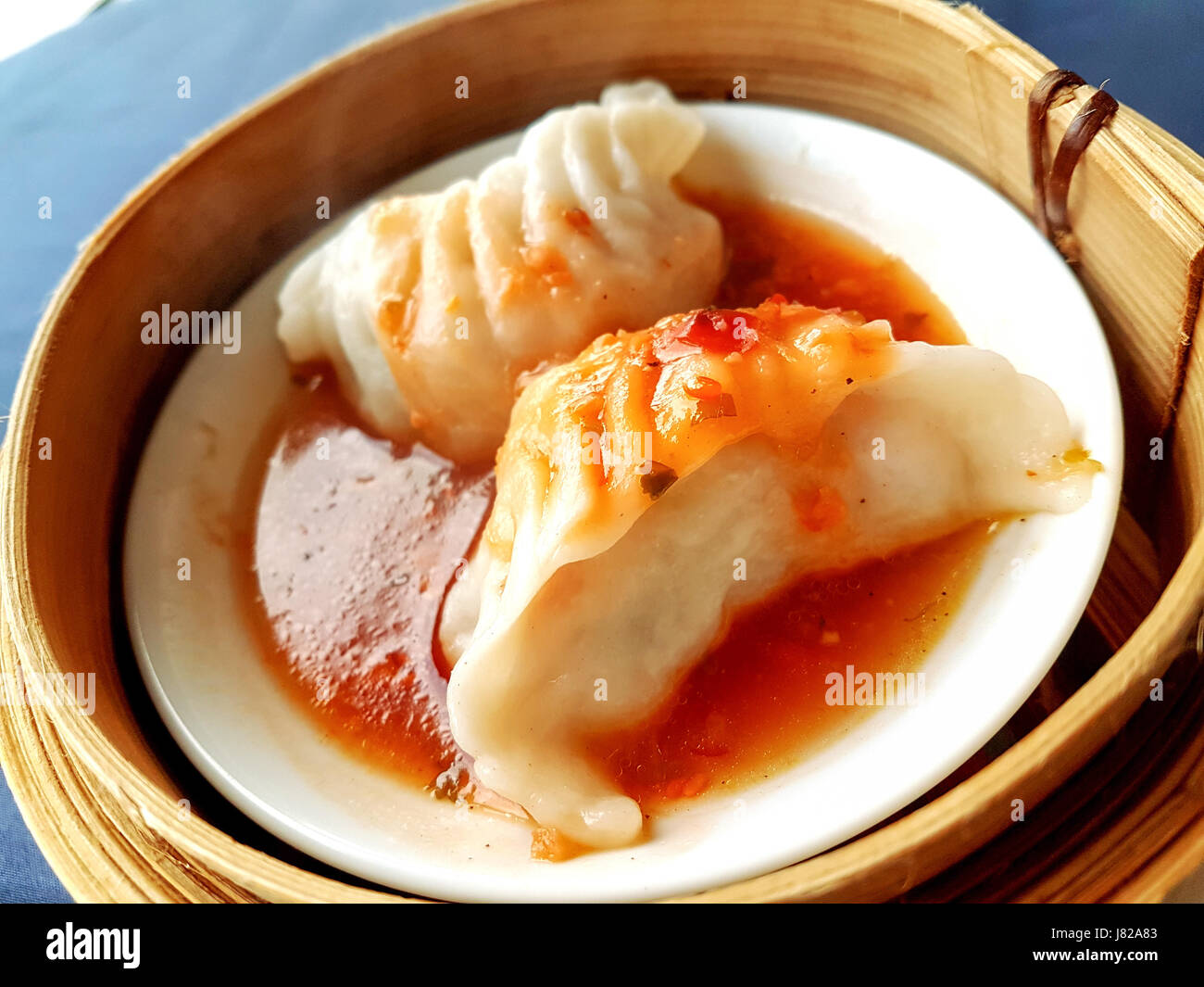 Chinese steamed dumplings hi-res stock photography and images - Alamy