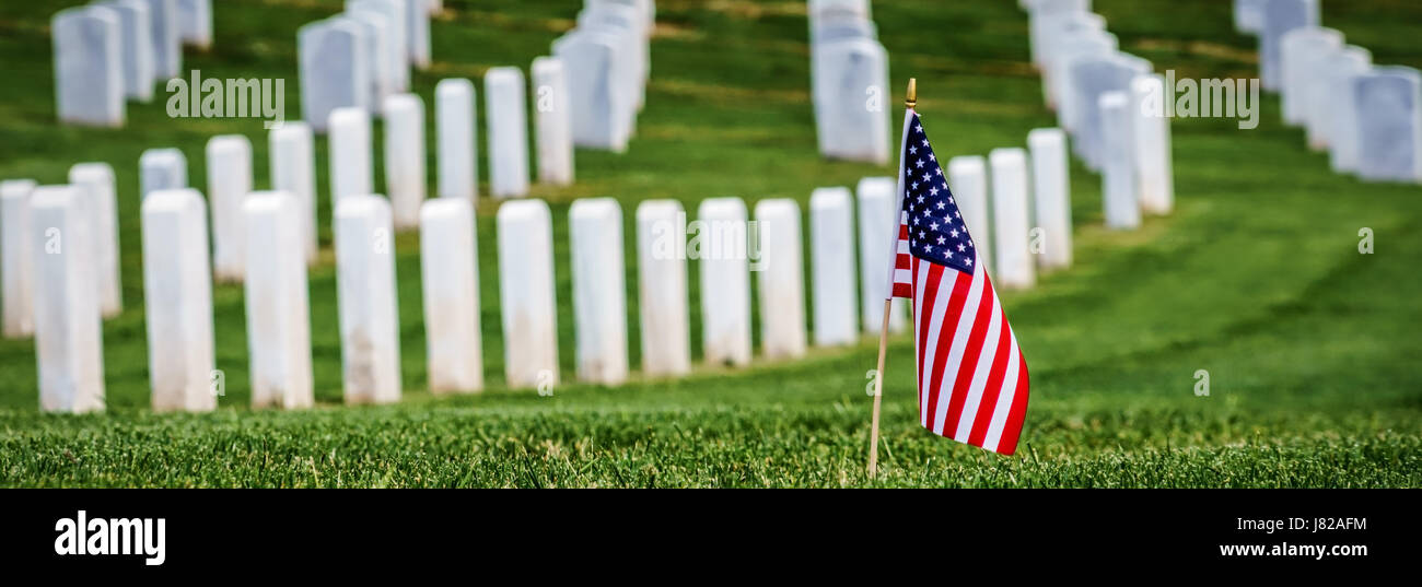 A flag on a grave at a southern California cemetery Stock Photo - Alamy