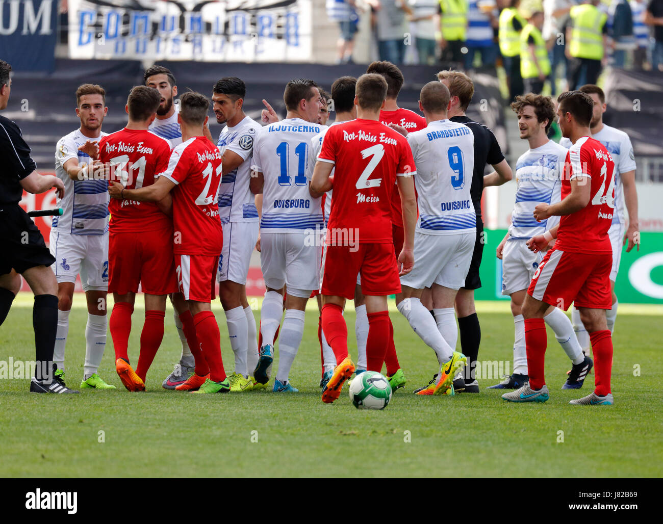 Rot weiss essen msv duisburg hi-res stock photography and images - Alamy