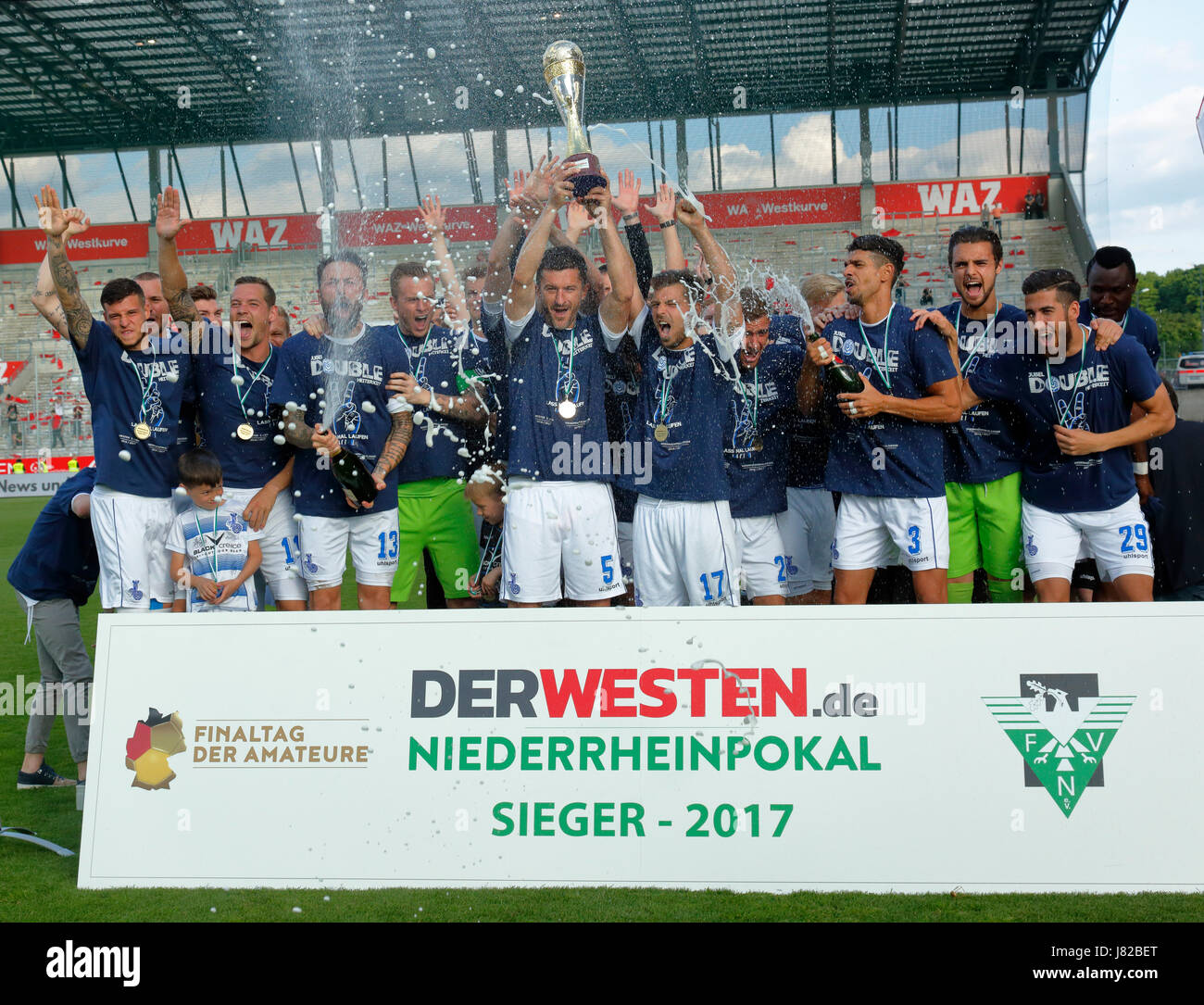 Rot weiss essen msv duisburg hi-res stock photography and images - Alamy