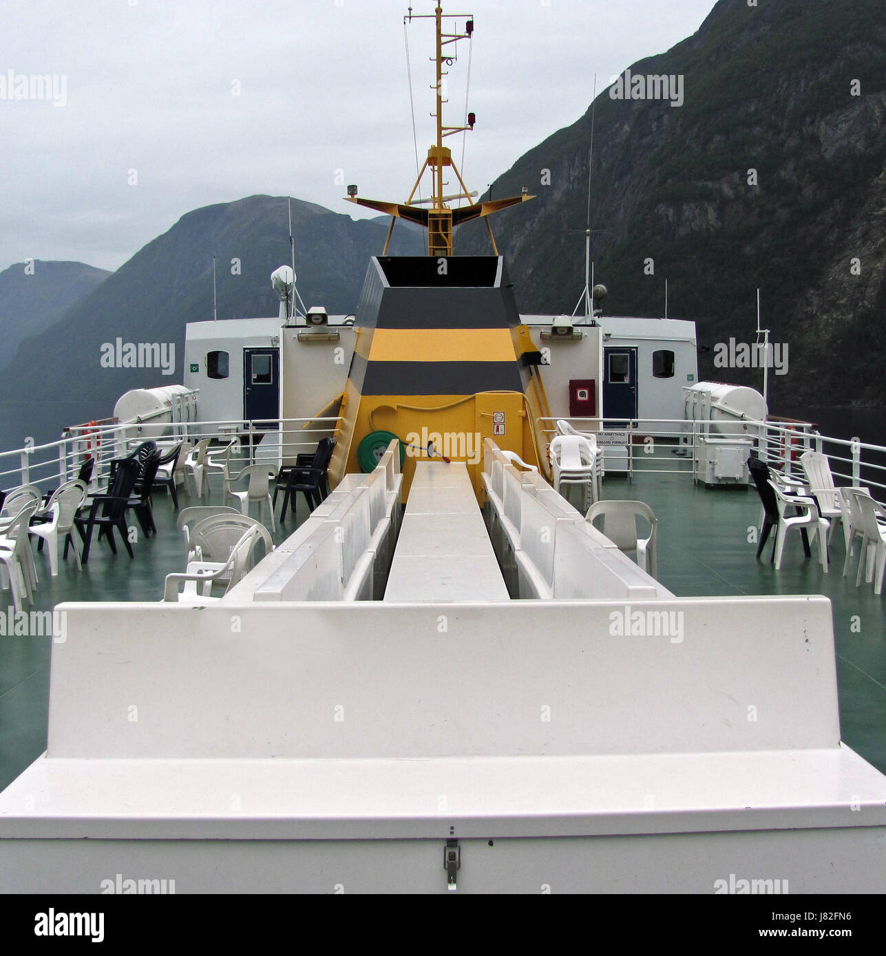 Ship deck railings hi-res stock photography and images - Alamy