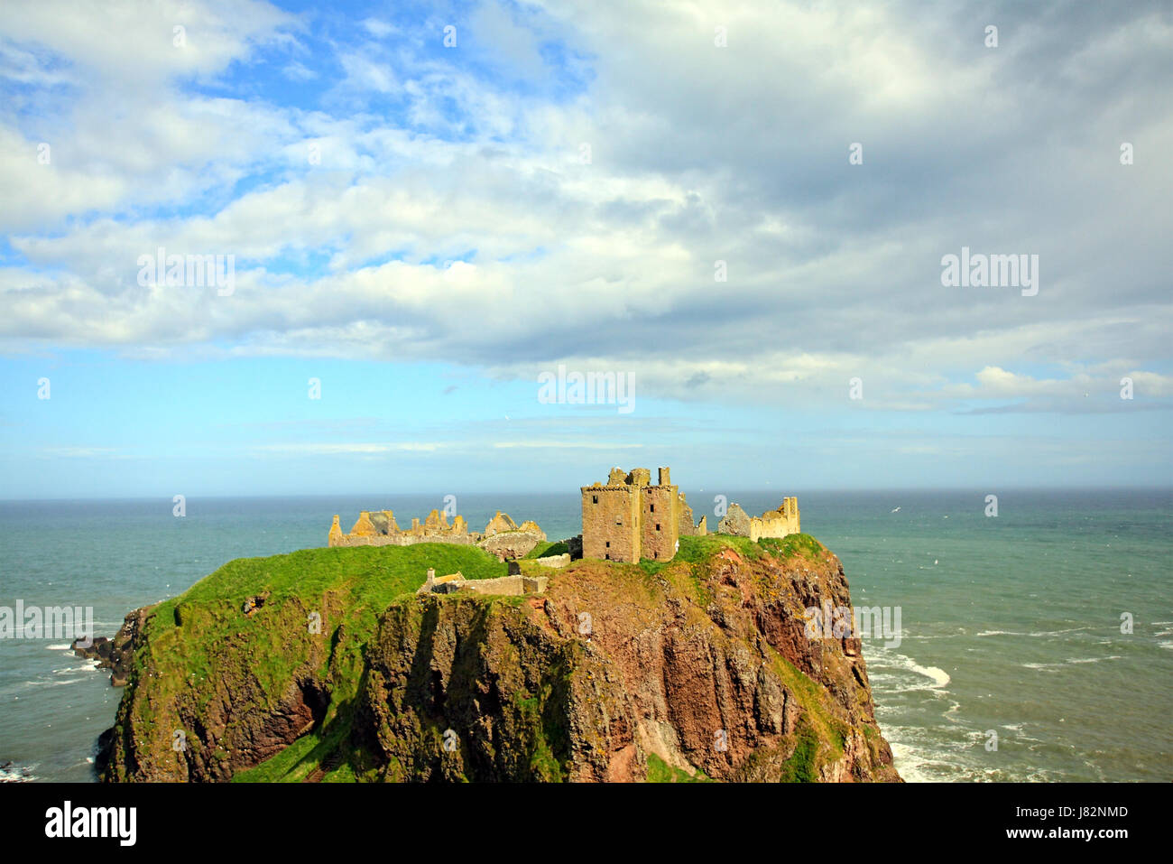 fortress scotland north cliff scottish castle ancient chateau tower ...