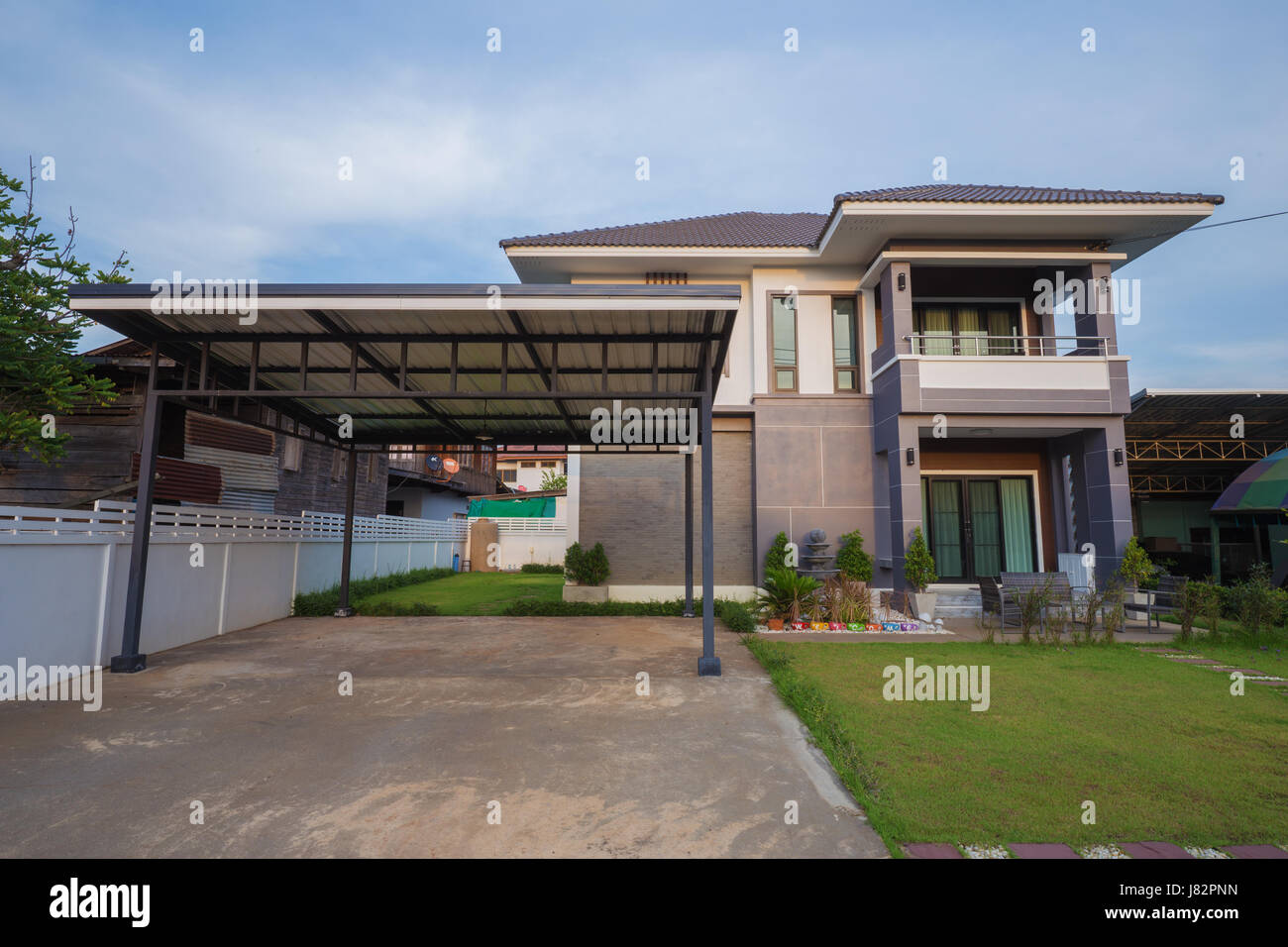 modern house with sky background Stock Photo - Alamy
