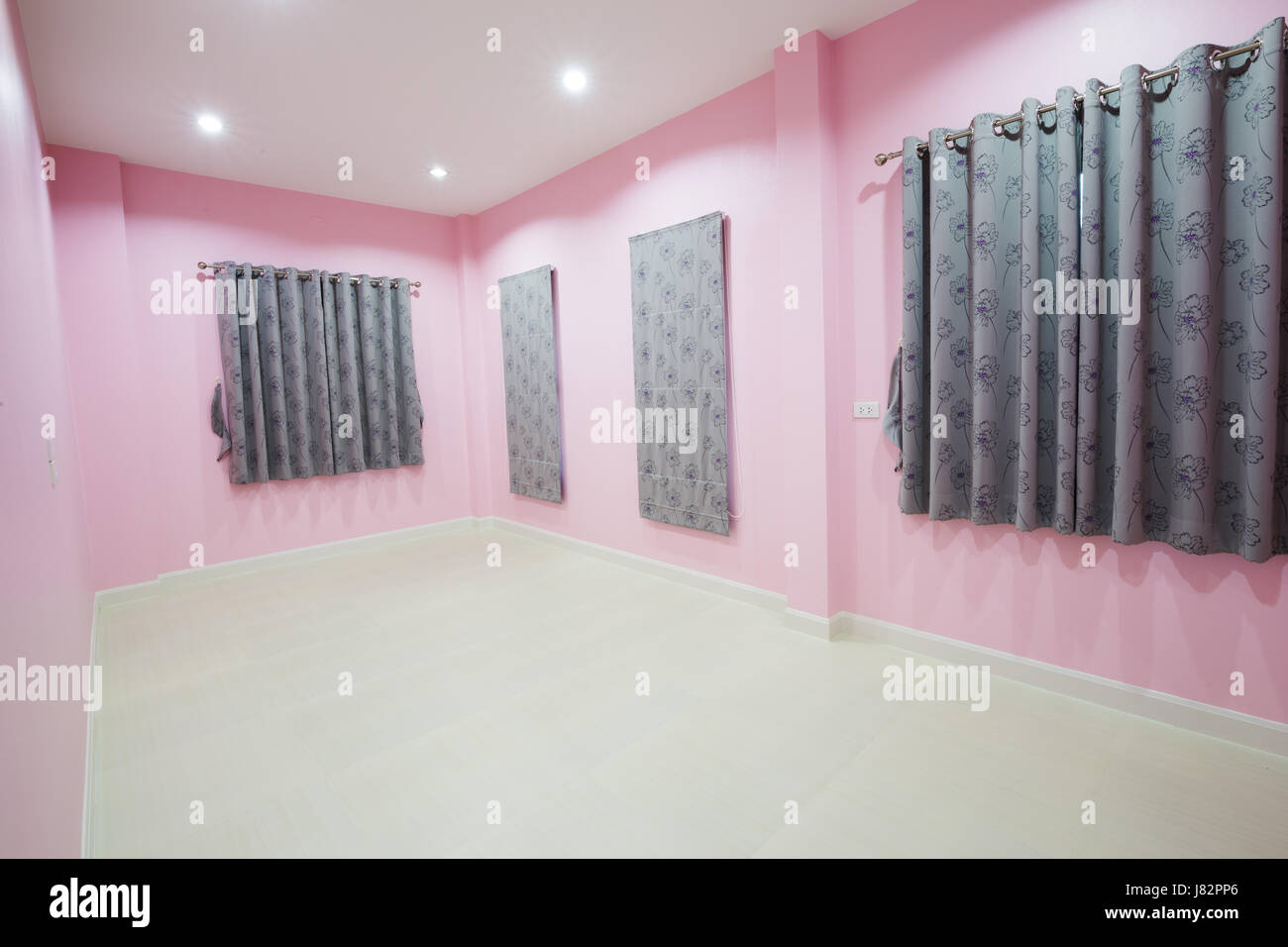 empty pink room with window in home Stock Photo - Alamy