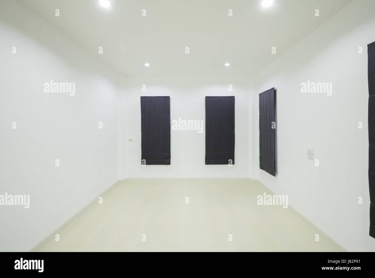 empty white room with window in home Stock Photo - Alamy