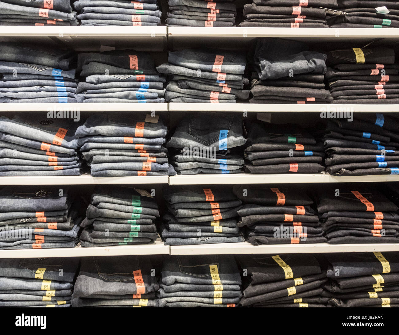 Primark interior hi-res stock photography and images - Alamy