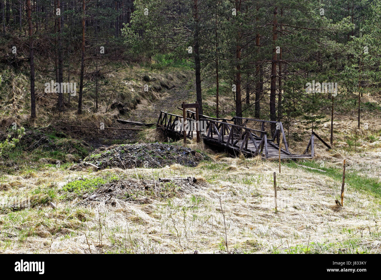 Old wooden pathway hi-res stock photography and images - Alamy