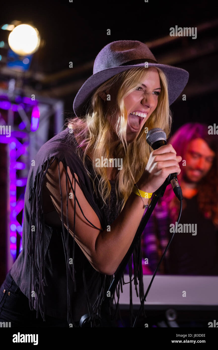 Pop star celebrity singer hat hi-res stock photography and images - Alamy